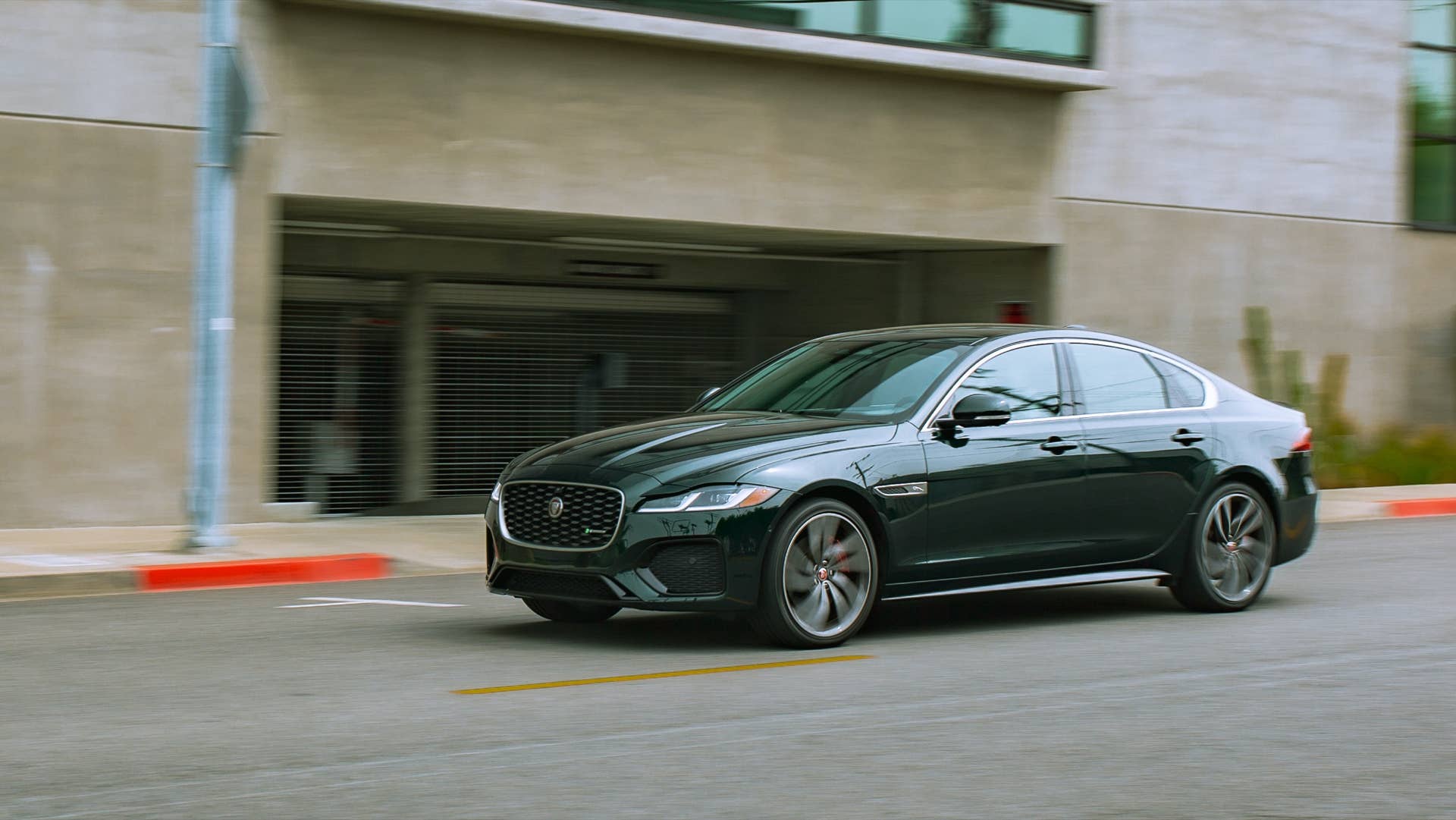 2021 Jaguar XF First Drive Review | The final saloon to wear a Leaper ...