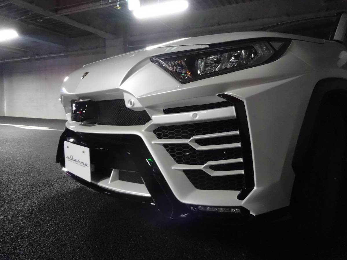 Pimp your Toyota RAV4 to look like a Lamborghini Urus with this body ...