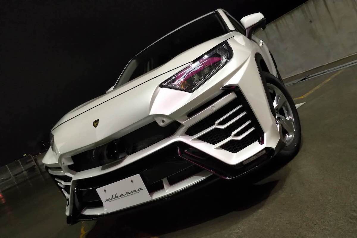 Pimp your Toyota RAV4 to look like a Lamborghini Urus with this body ...
