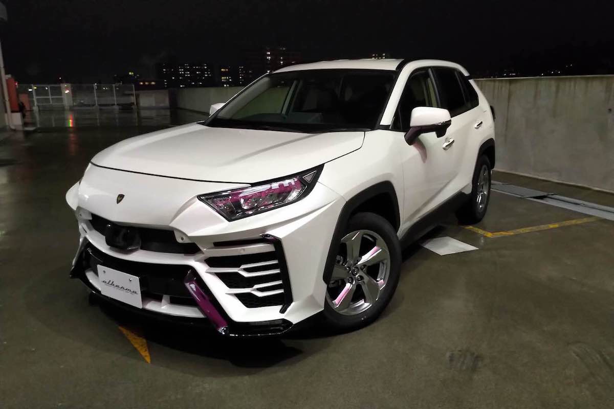 Pimp your Toyota RAV4 to look like a Lamborghini Urus with this body ...