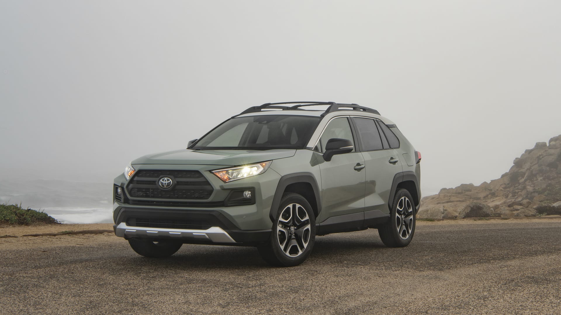 2019 Toyota RAV4 First Drive Review | Definitely not playing it safe ...