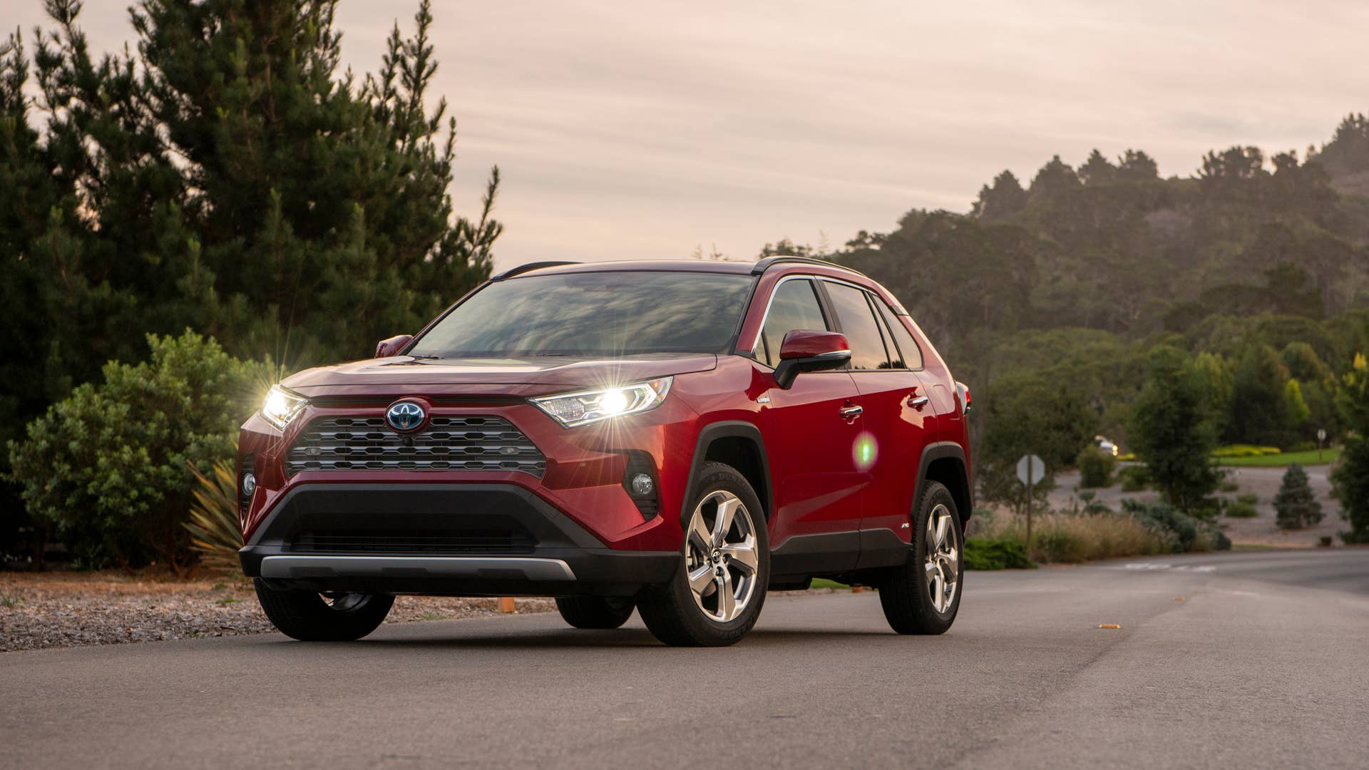 2019 Toyota RAV4 Review and Buying Guide - Autoblog