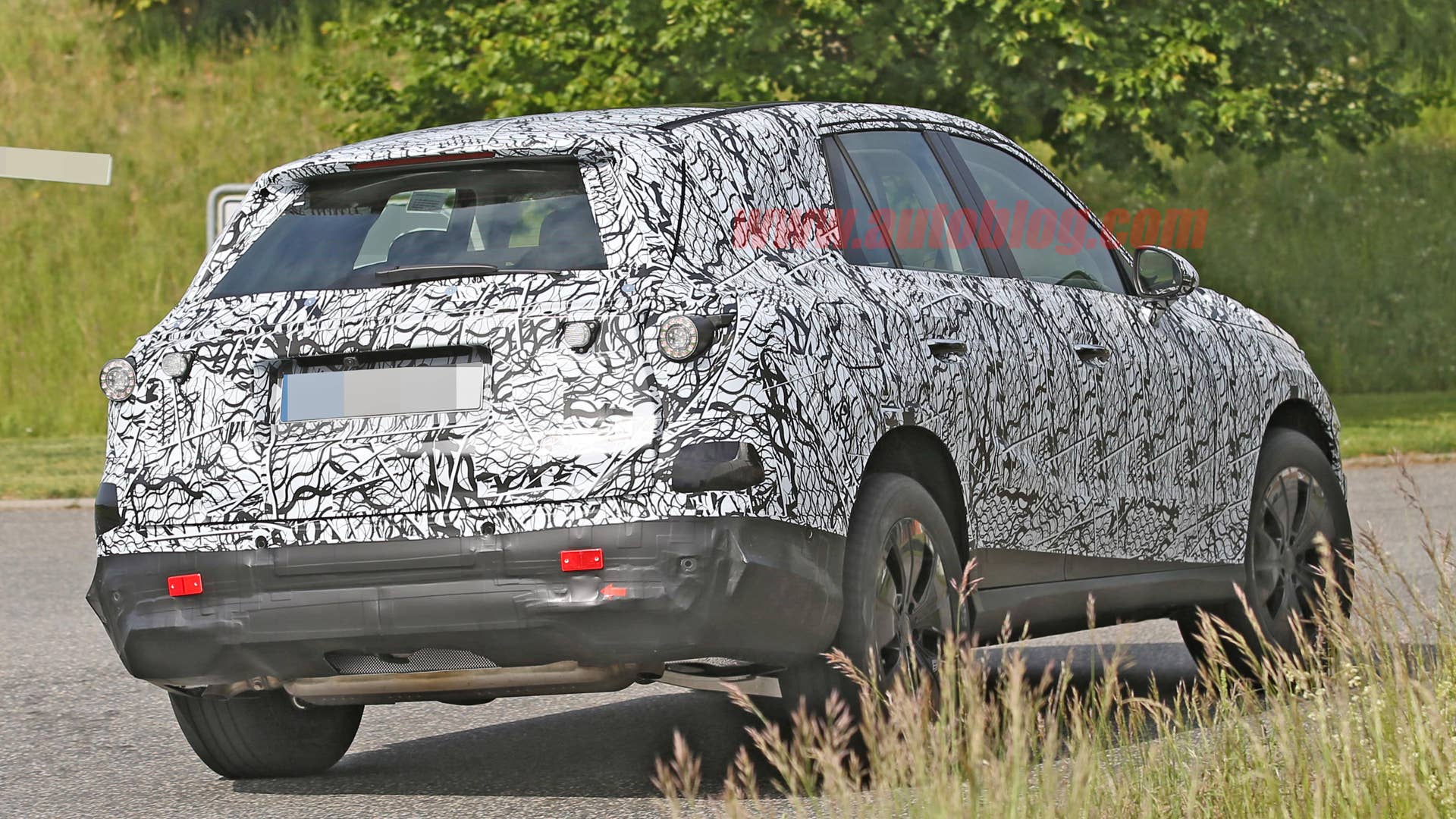 Next-gen Mercedes-Benz GLC-Class spied for the first time - Autoblog