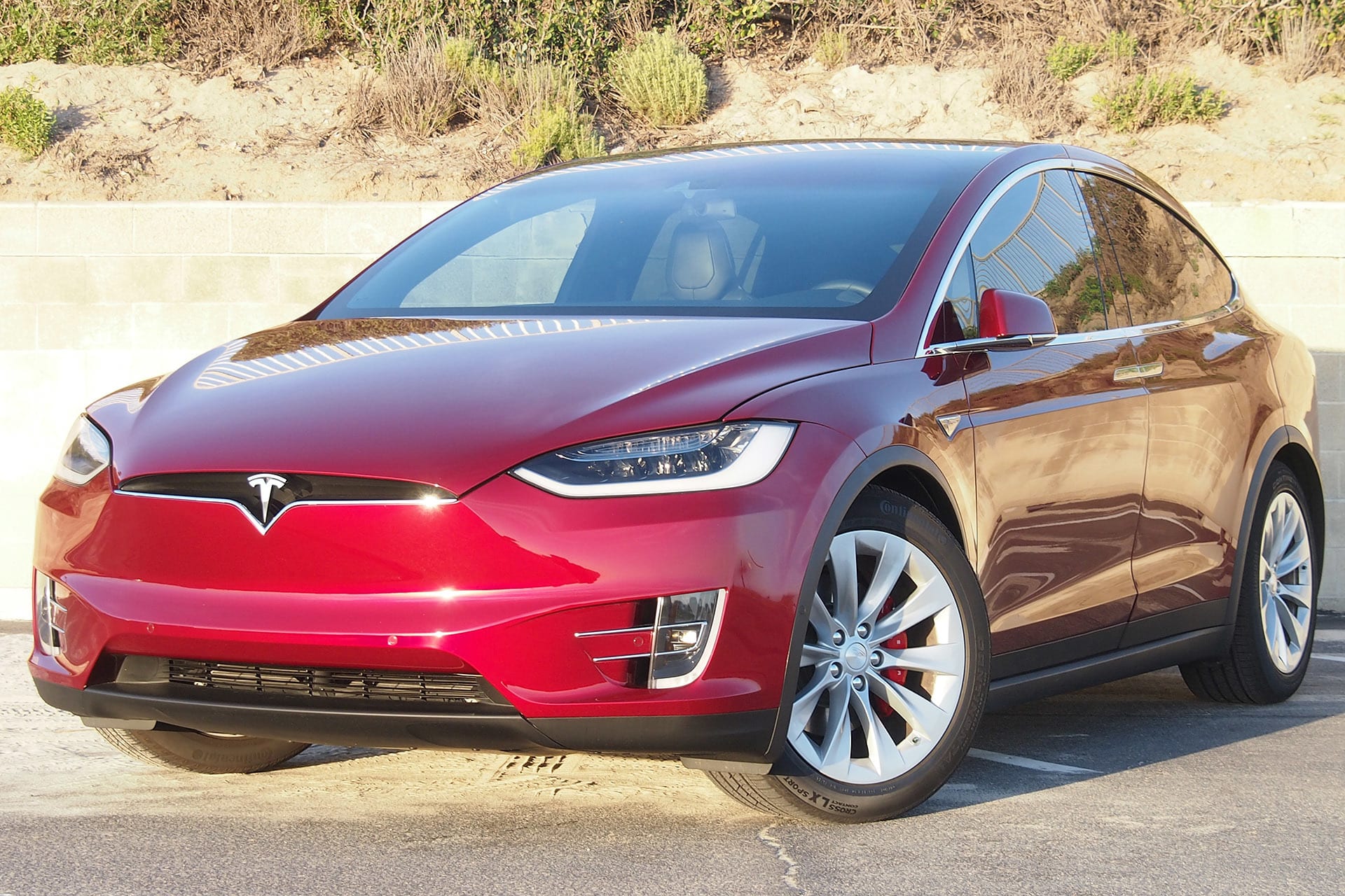 Recharge Wrap-up: Tesla Model X wins Golden Steering Wheel, Norway ...