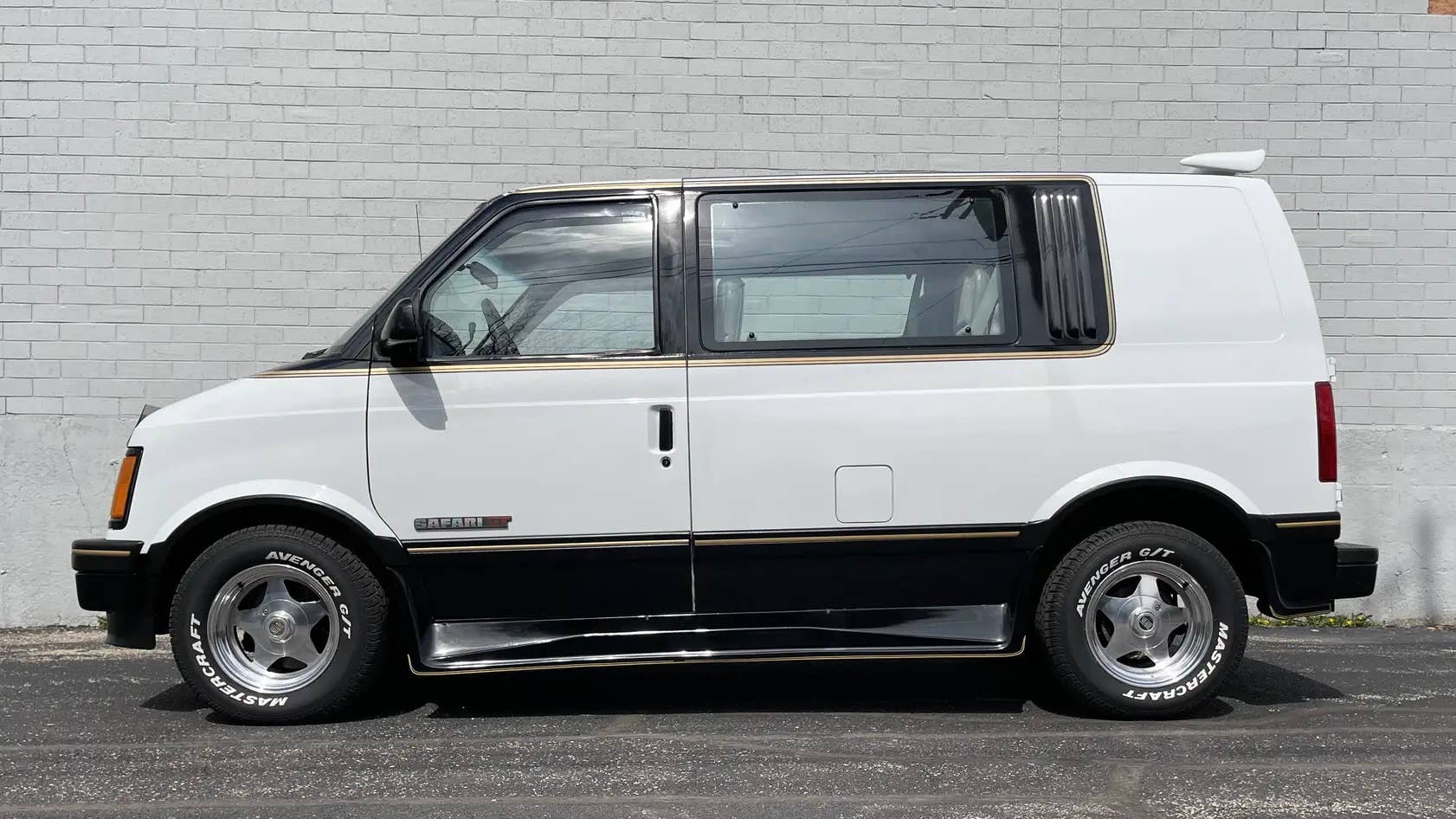GMC Safari GT, a rad-era hauler with custom-van swagger - Autoblog