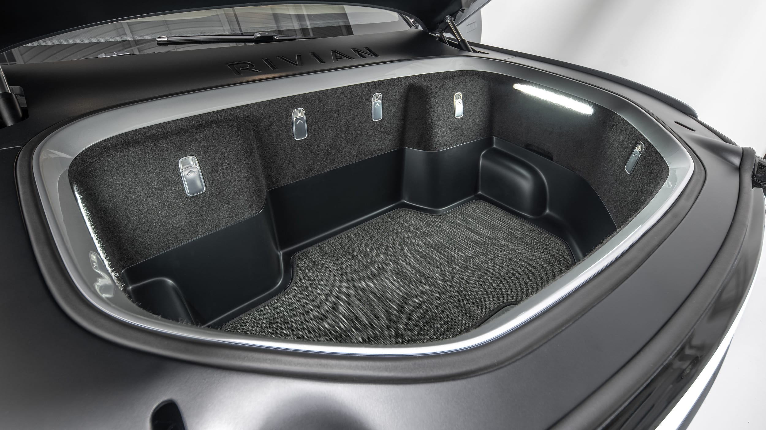 Rivian vs. Scout: Range, performance, tech, dimensions, and more - Autoblog