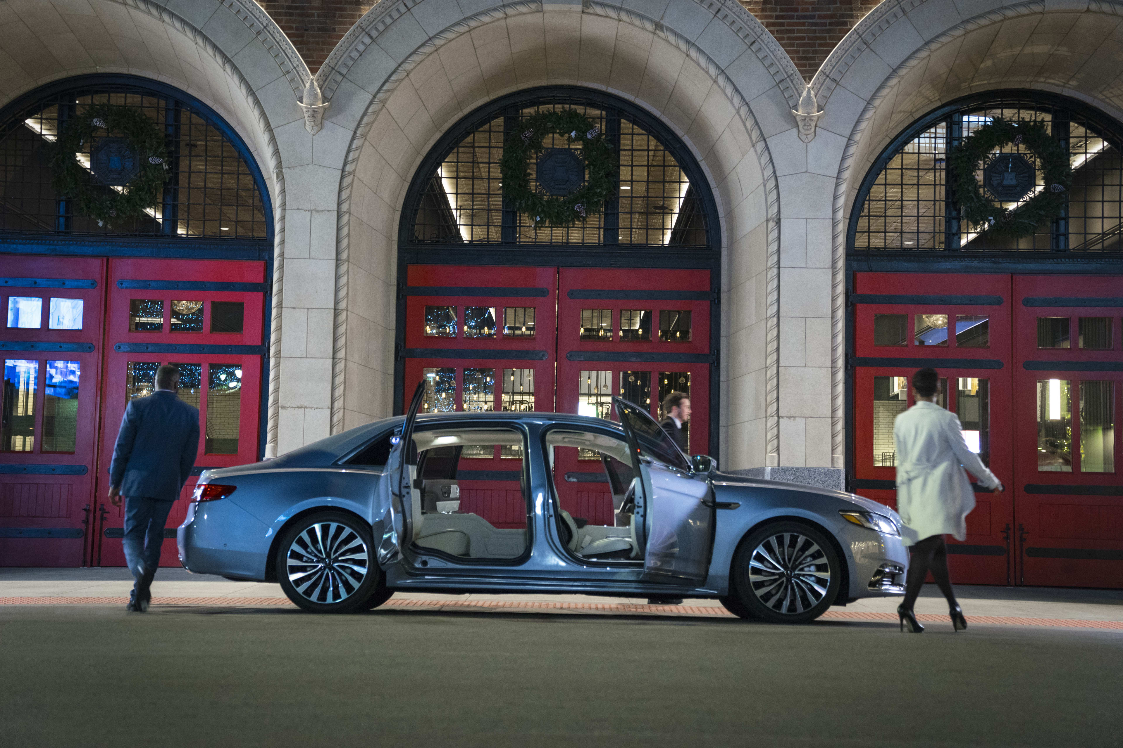 Coach Door Everything! This low-volume Lincoln Continental needs to ...