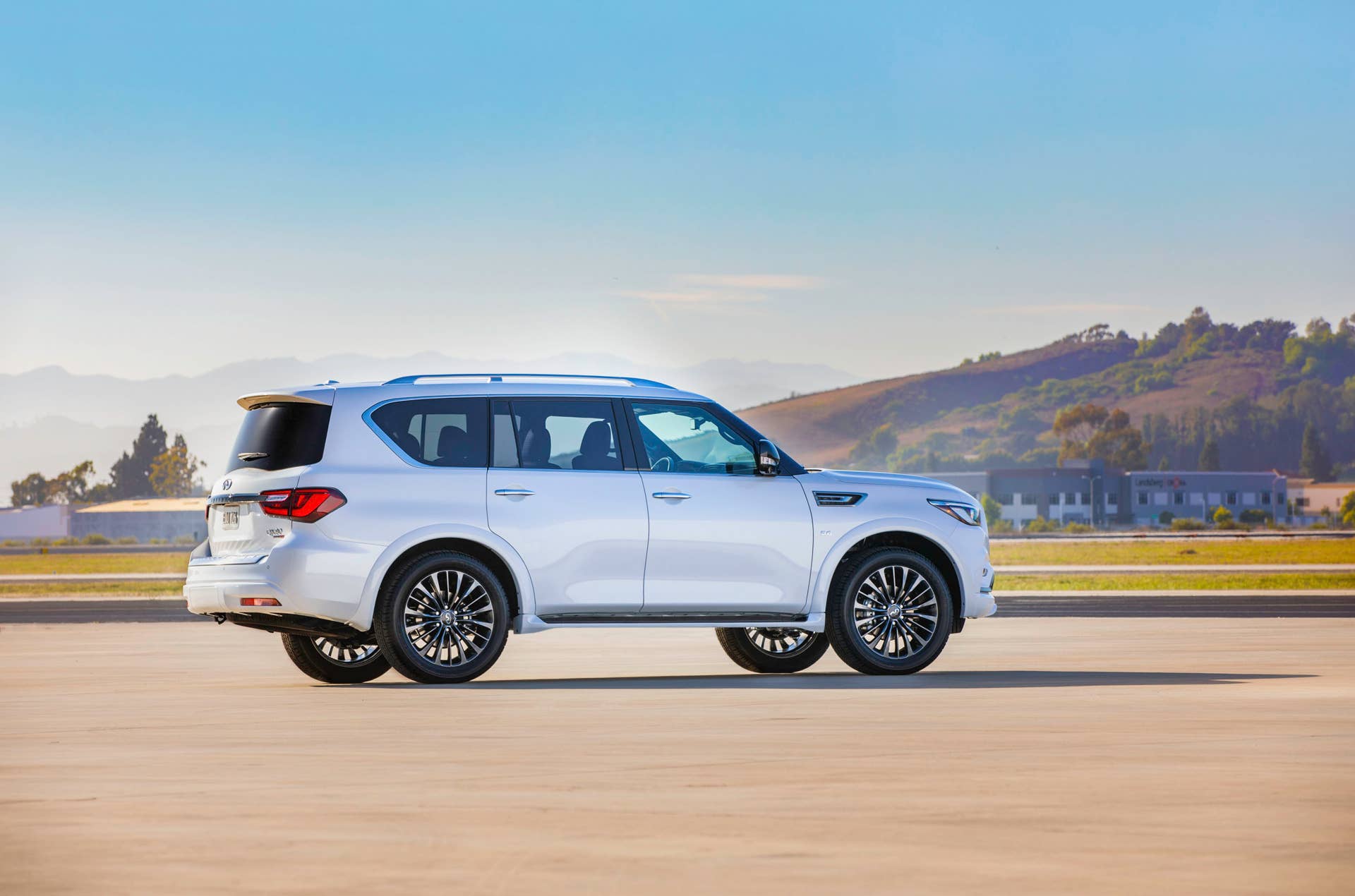 2020 Infiniti QX80 refreshes its cabin, adds tech and safety features ...