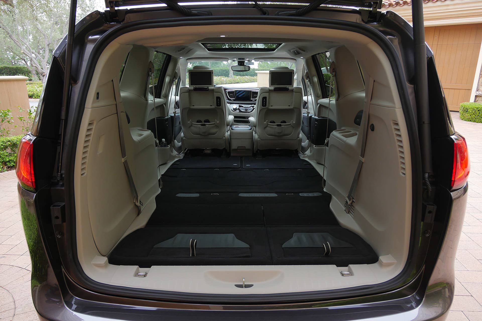 Are Chrysler's Stow 'N Go seats really that great? - Autoblog