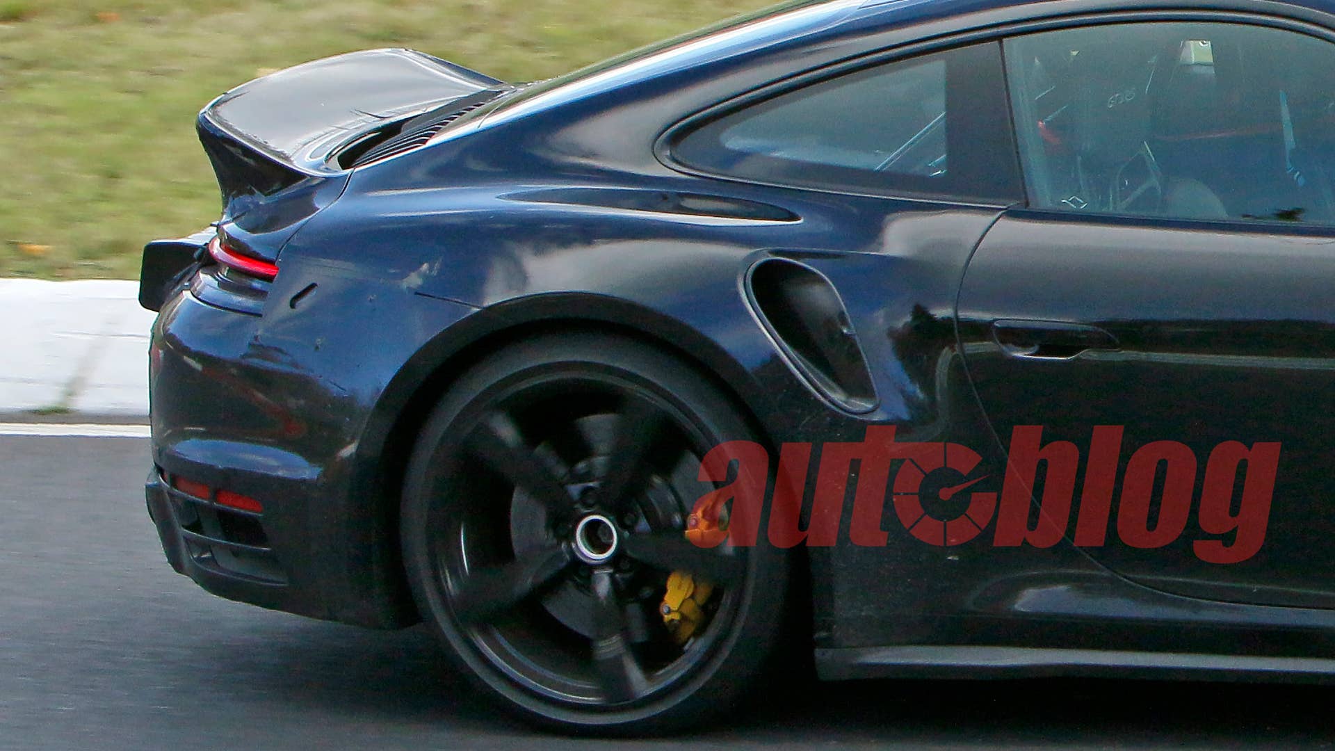 Spy photos show Porsche 911 Turbo ducktail prototype at the 'ring ...