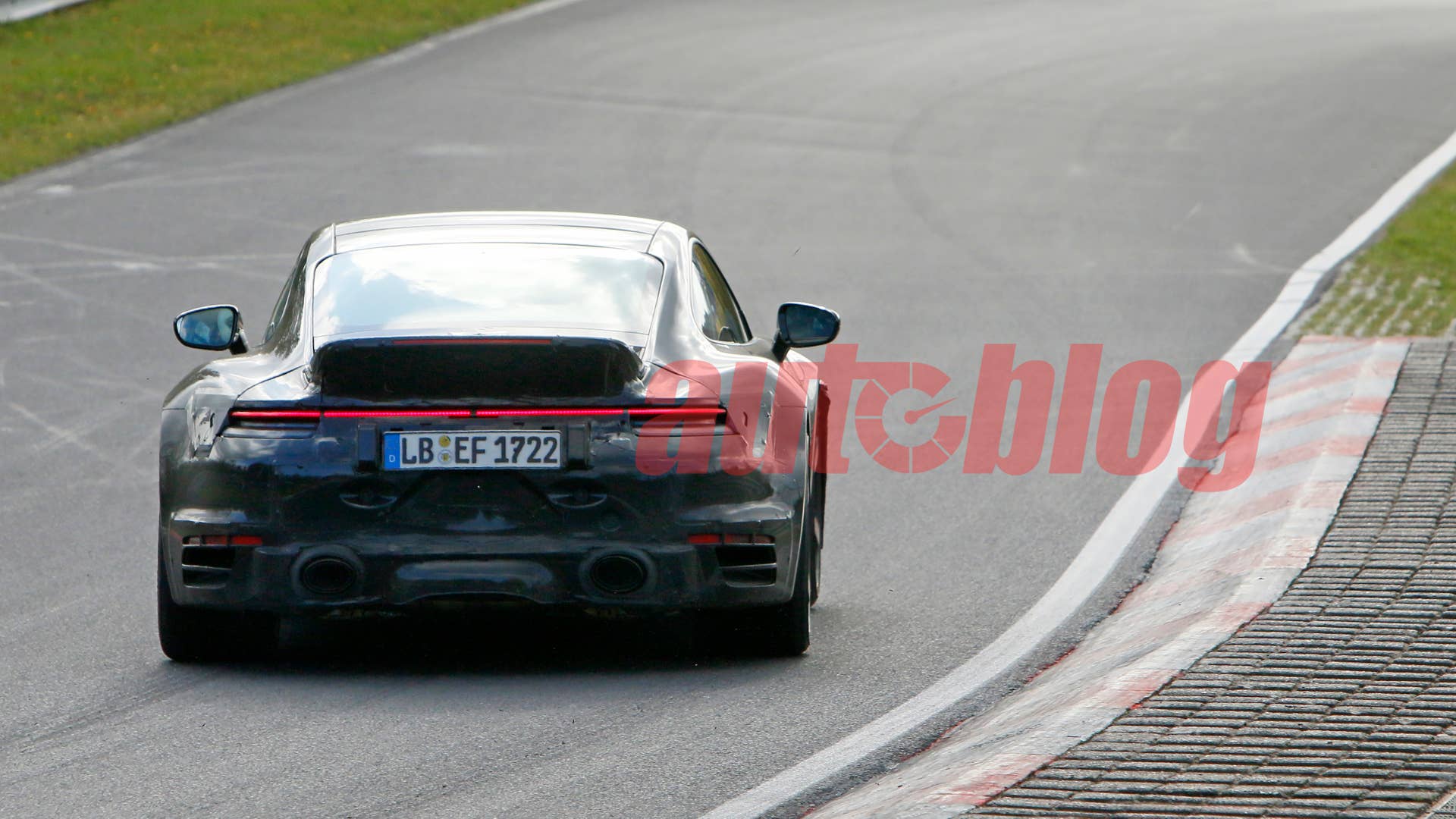 Spy photos show Porsche 911 Turbo ducktail prototype at the 'ring ...