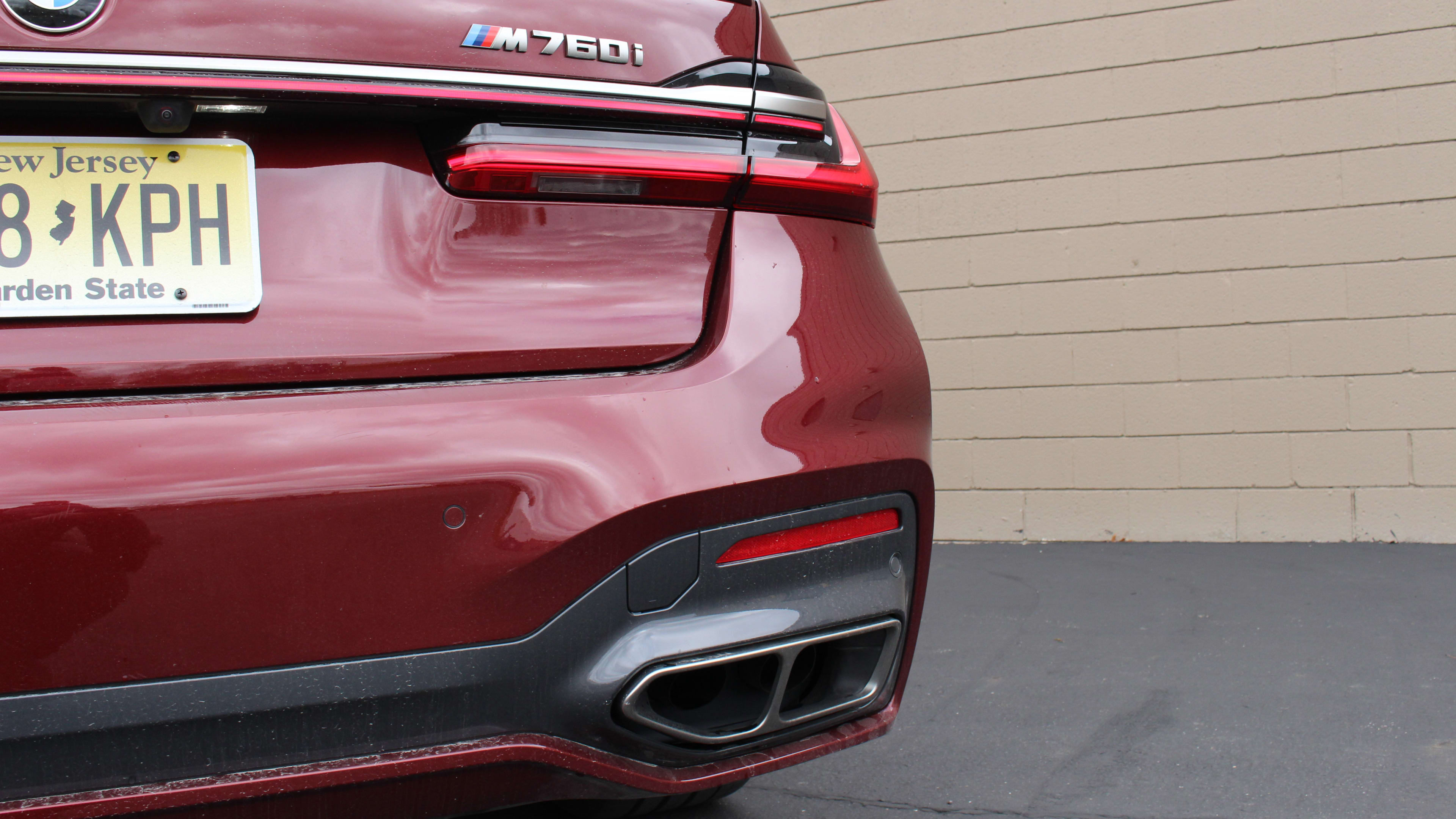 2020 BMW X7 M50i vs. 2020 BMW M760i Comparison Test | Bavaria’s biggest ...