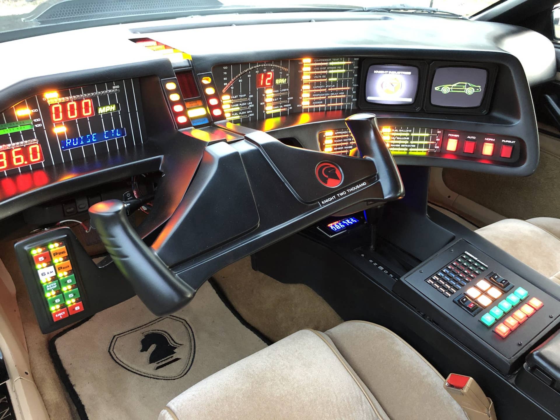 This KITT replica sold at auction for $32,500 - Autoblog