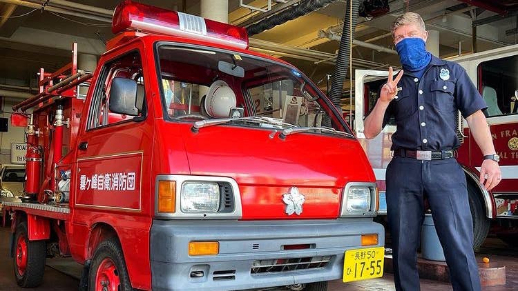 A Daihatsu kei fire truck is making friends all over San Francisco ...