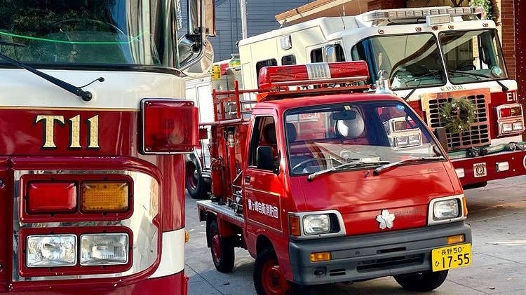 A Daihatsu kei fire truck is making friends all over San Francisco ...
