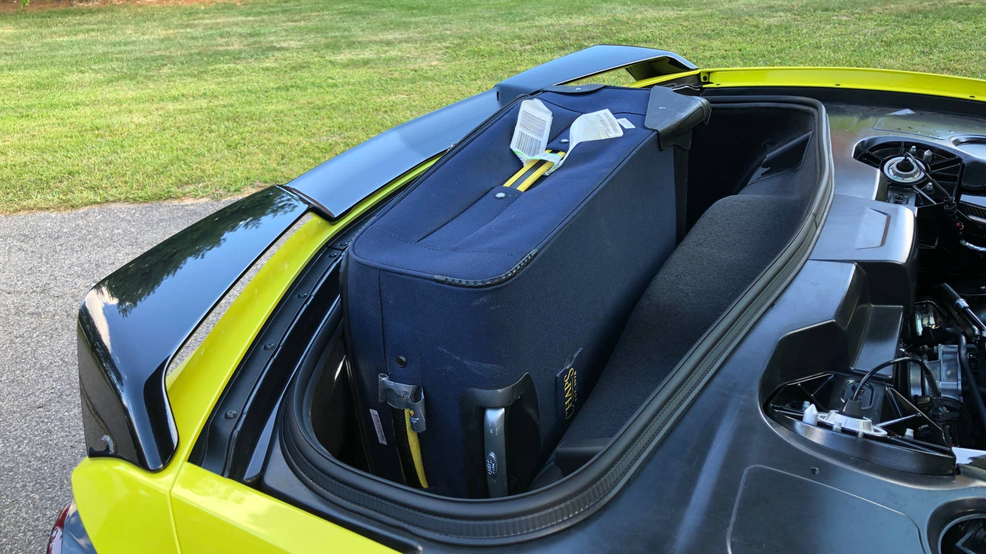 2020 Chevrolet Corvette Luggage Test | What can't the C8 do? - Autoblog