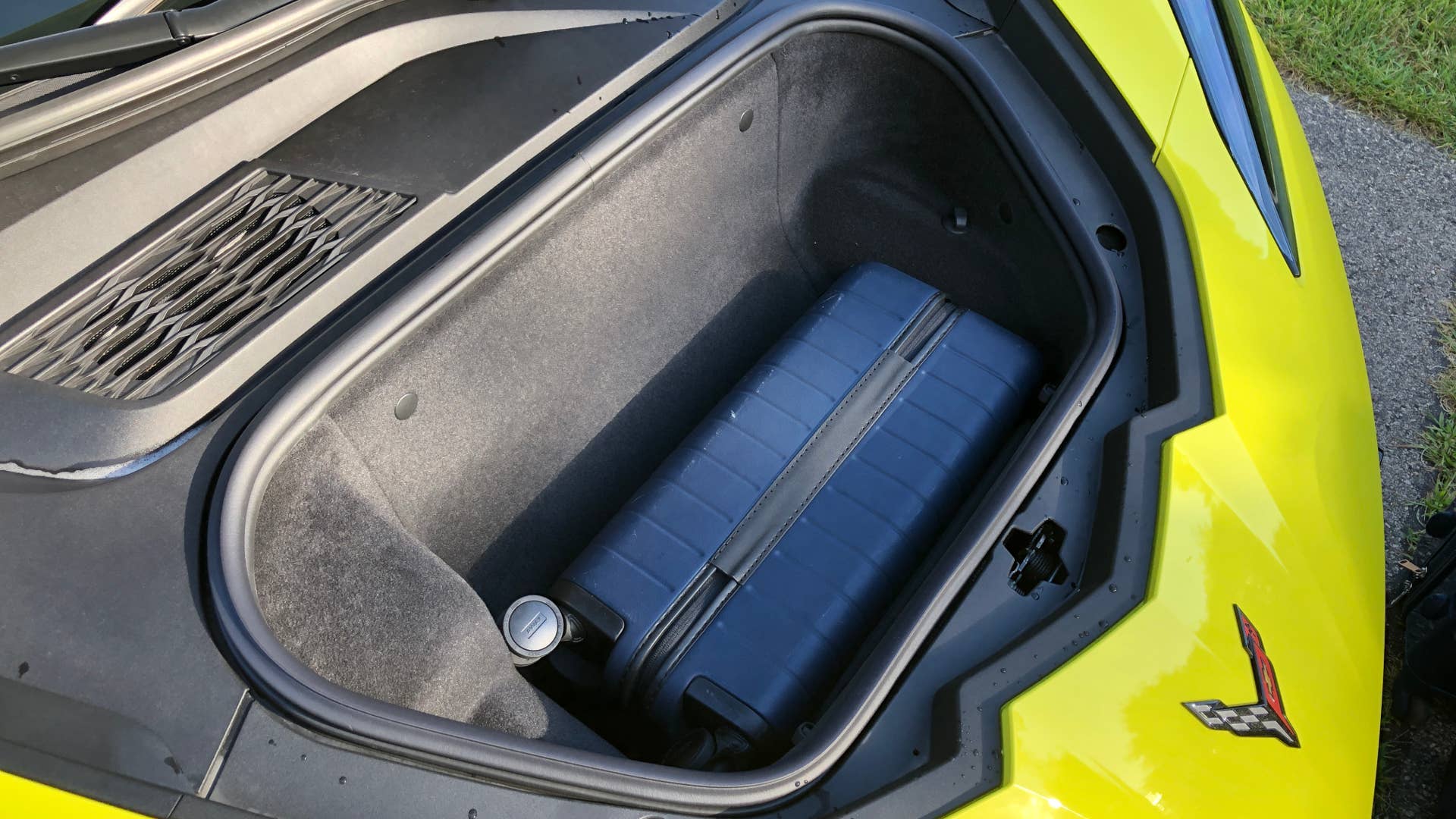 2020 Chevrolet Corvette Luggage Test | What can't the C8 do? - Autoblog