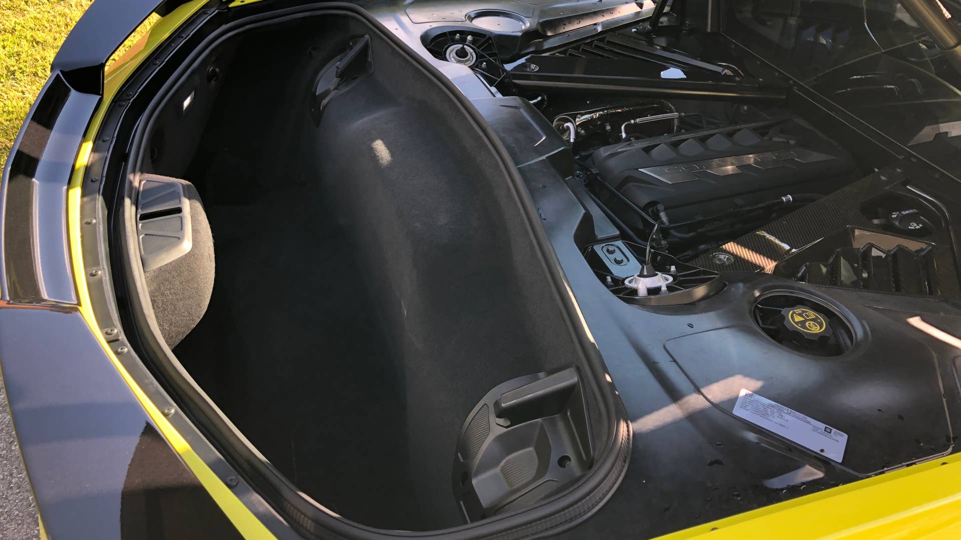 2020 Chevrolet Corvette Luggage Test | What can't the C8 do? - Autoblog