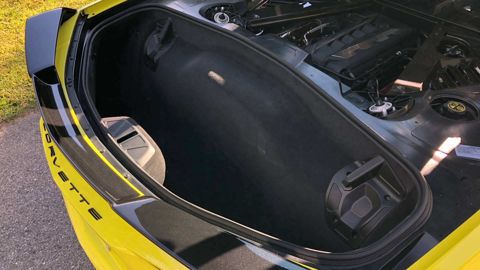 2020 Chevrolet Corvette Luggage Test | What can't the C8 do? - Autoblog