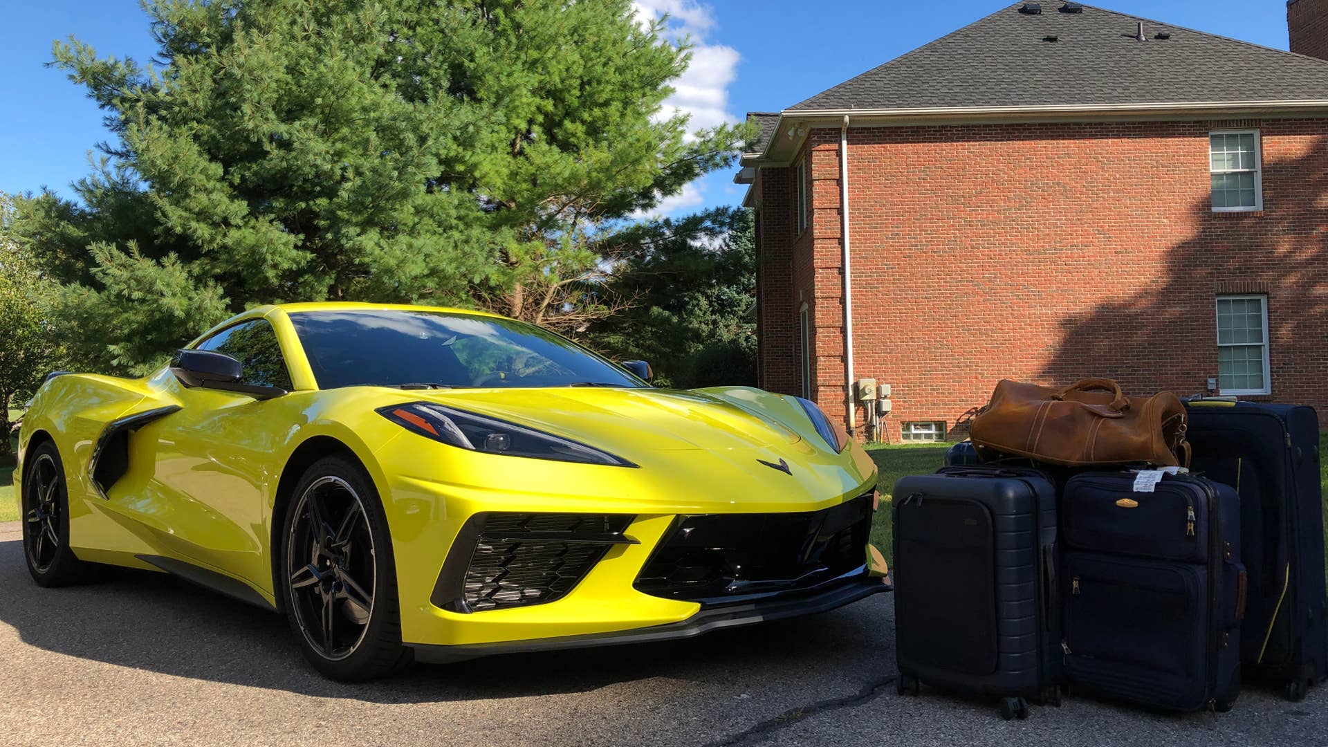 2020 Chevrolet Corvette Luggage Test | What can't the C8 do? - Autoblog