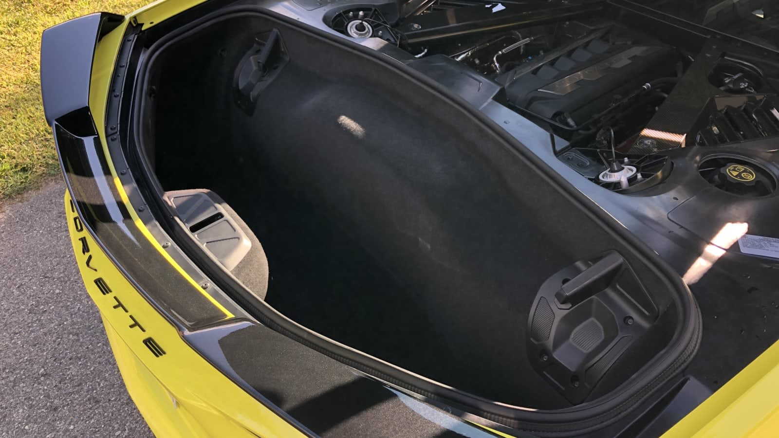 2020 Chevrolet Corvette Luggage Test | What can't the C8 do? - Autoblog