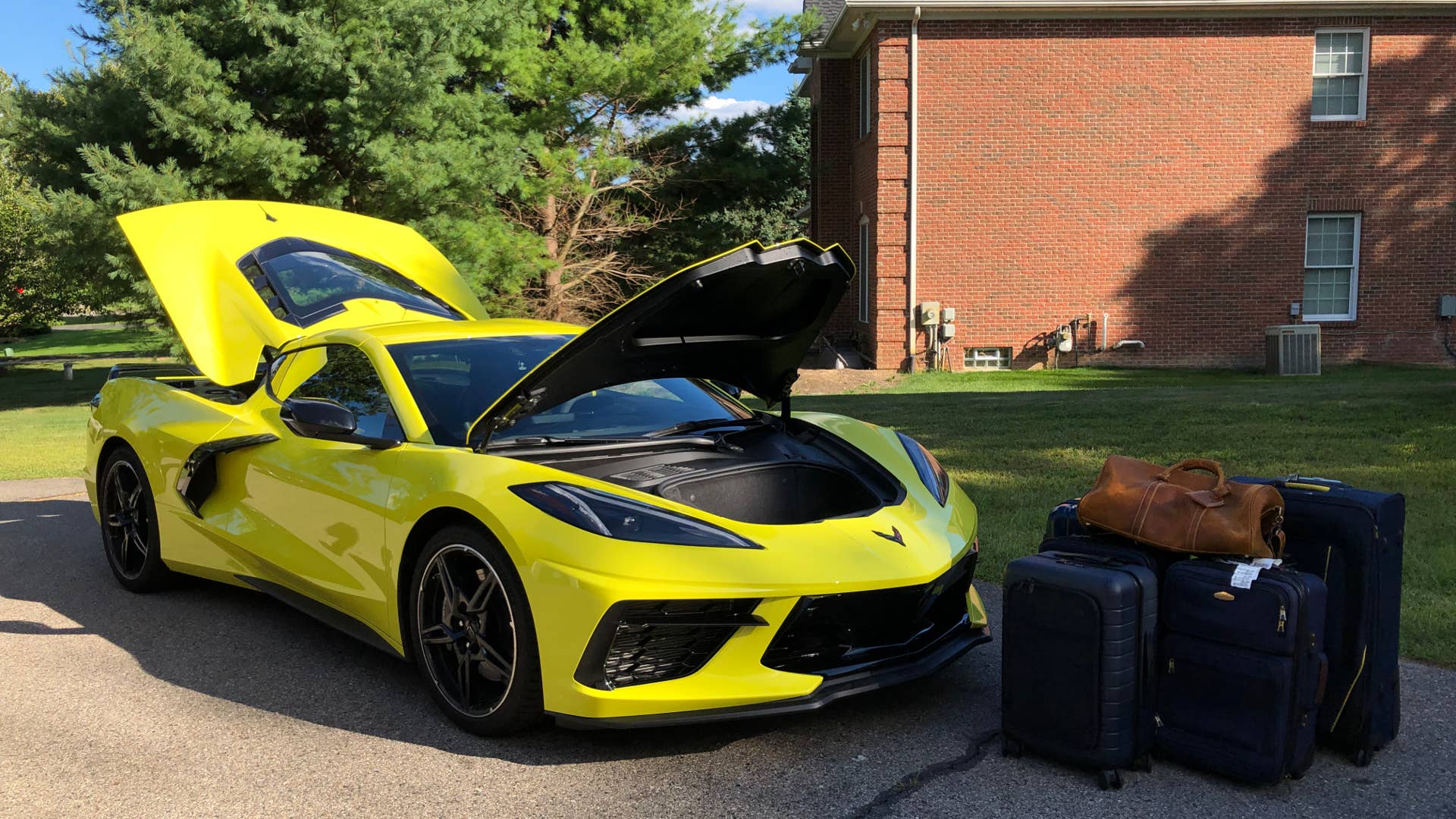2020 Chevrolet Corvette Luggage Test | What can't the C8 do? - Autoblog