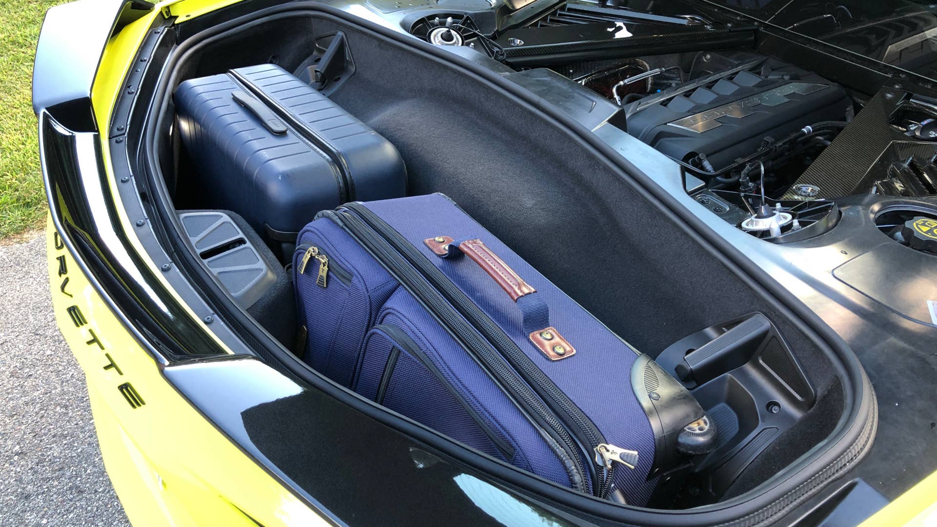 2020 Chevrolet Corvette Luggage Test | What can't the C8 do? - Autoblog