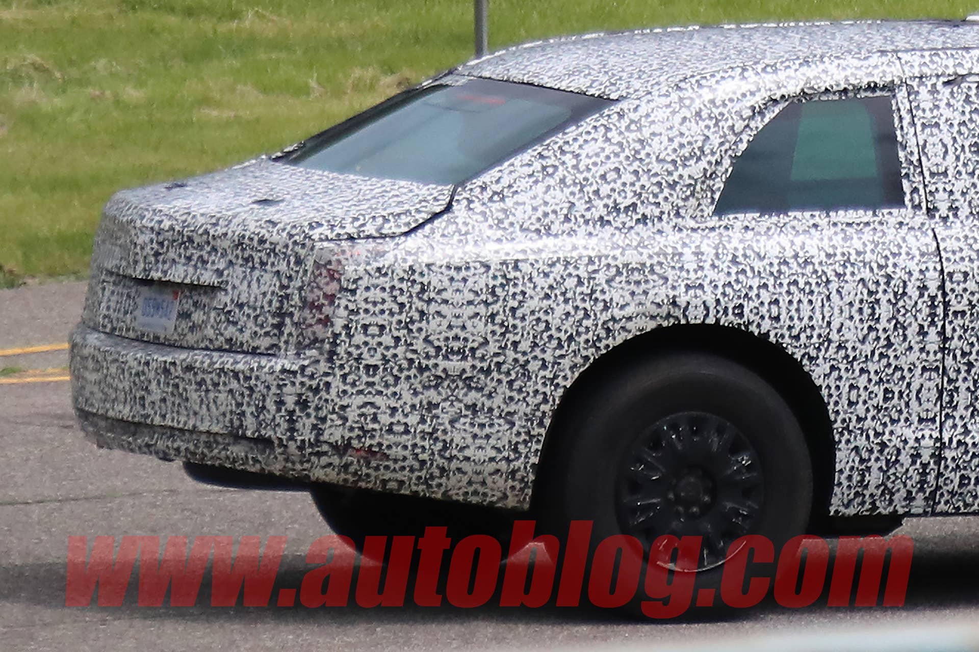 President Trump's new limo spotted testing at high speed - Autoblog