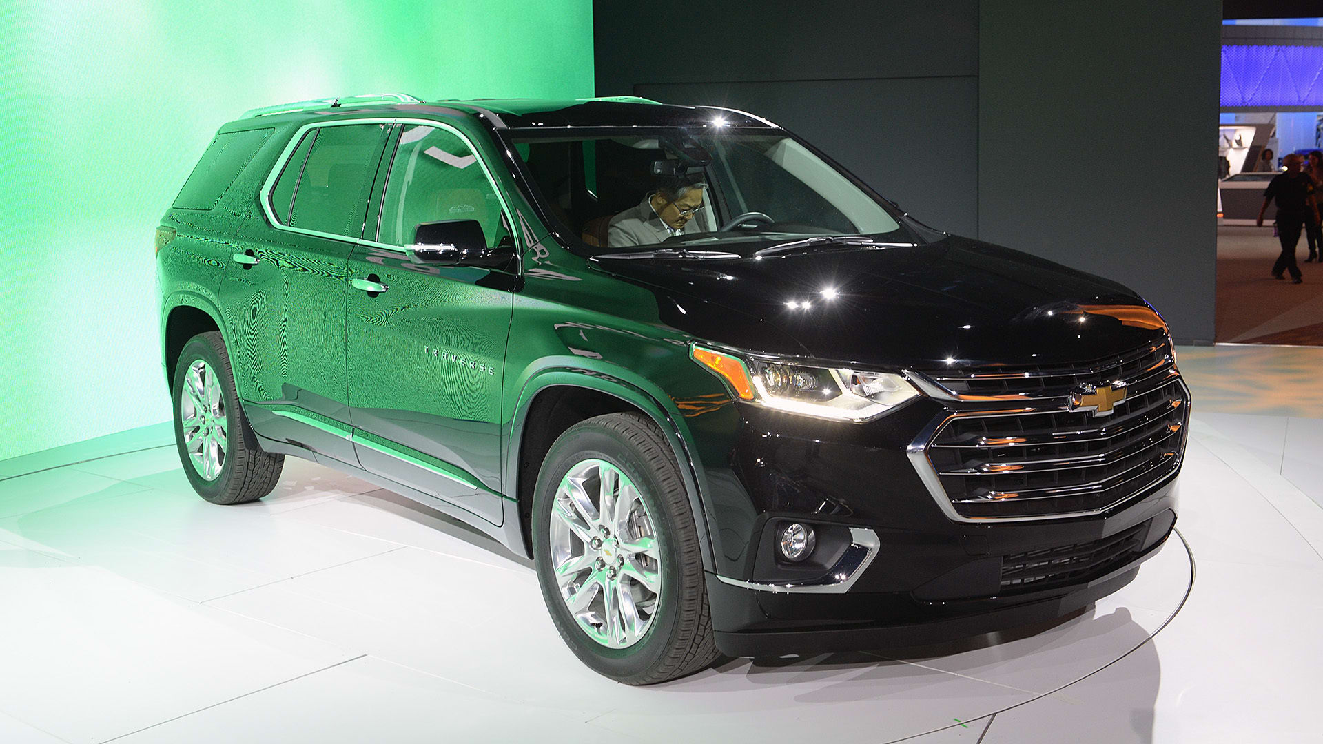 2018 Chevy Traverse pricing released; new design, new features, costs a ...