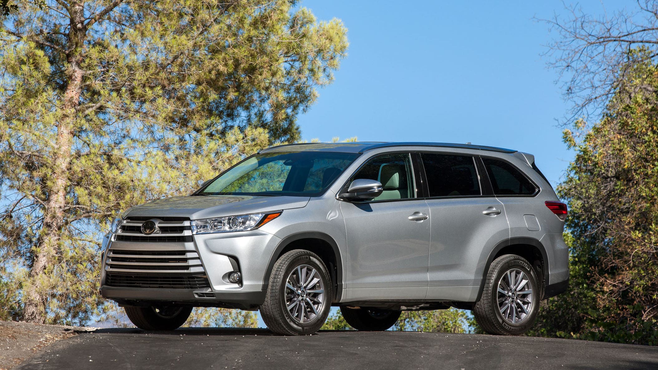 2018 Toyota Highlander Buying Guide | A popular 3-row crossover ...