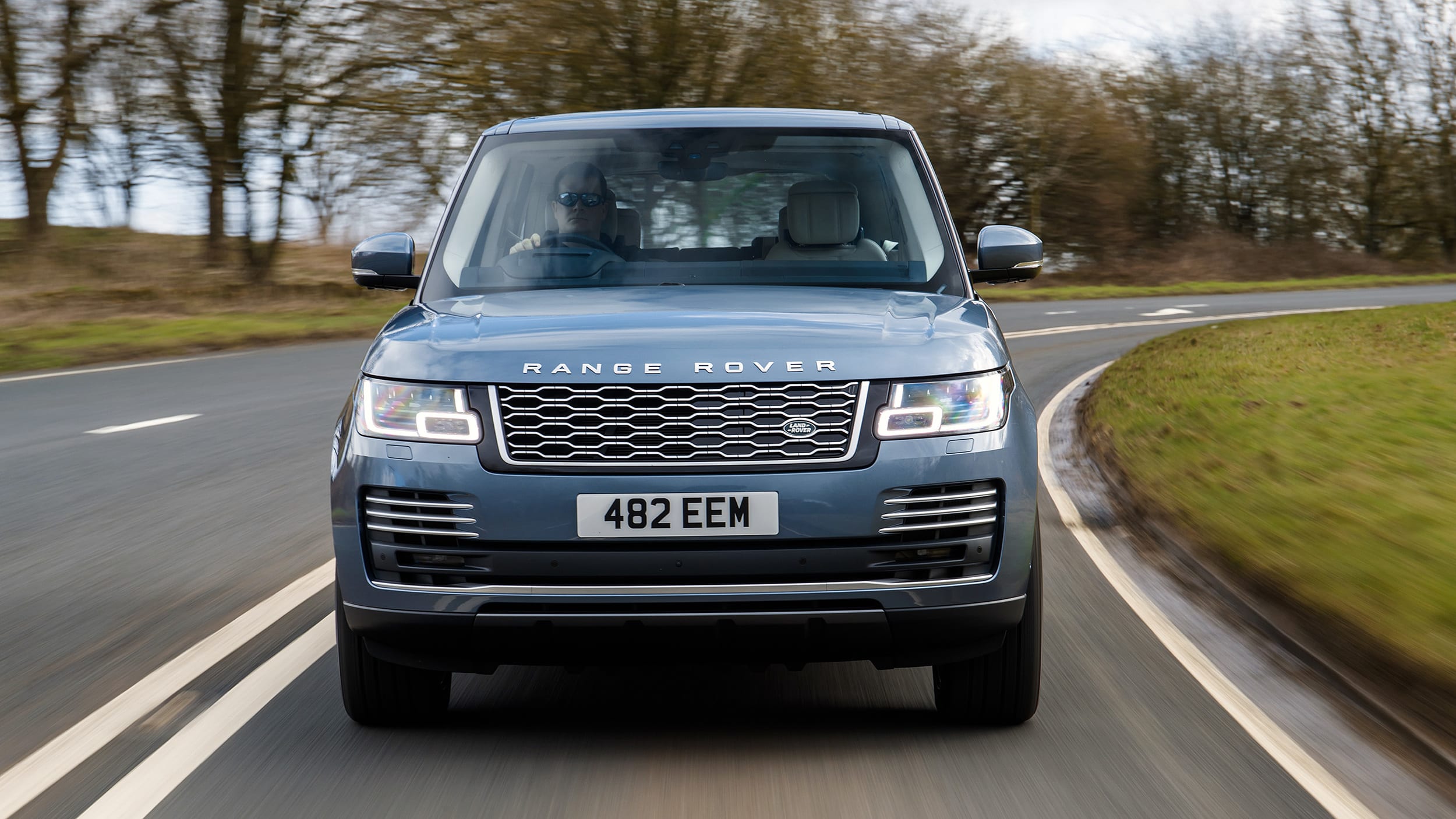 2019 Range Rover 400e PHEV First Drive Review | Elegant SUV for a more ...