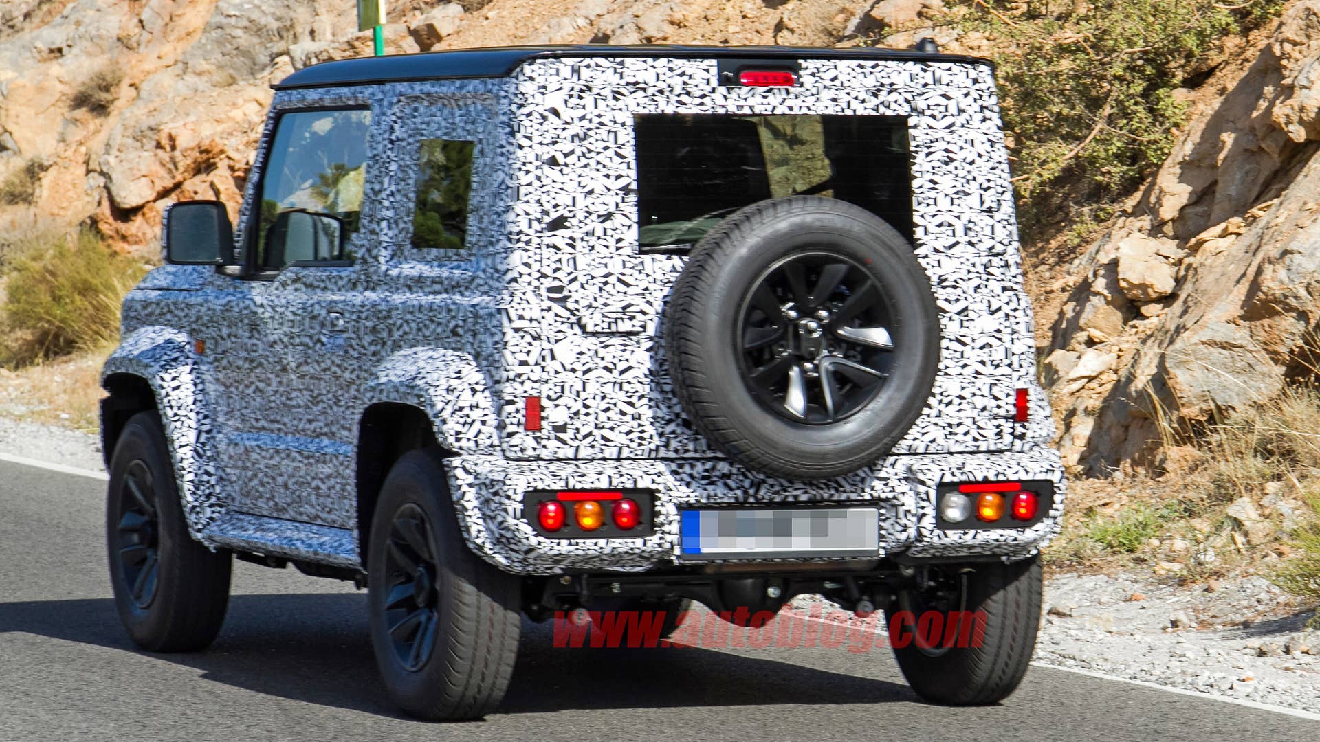 Meet the Jeep Wrangler's tiny Japanese doppelganger, the Suzuki Jimny ...