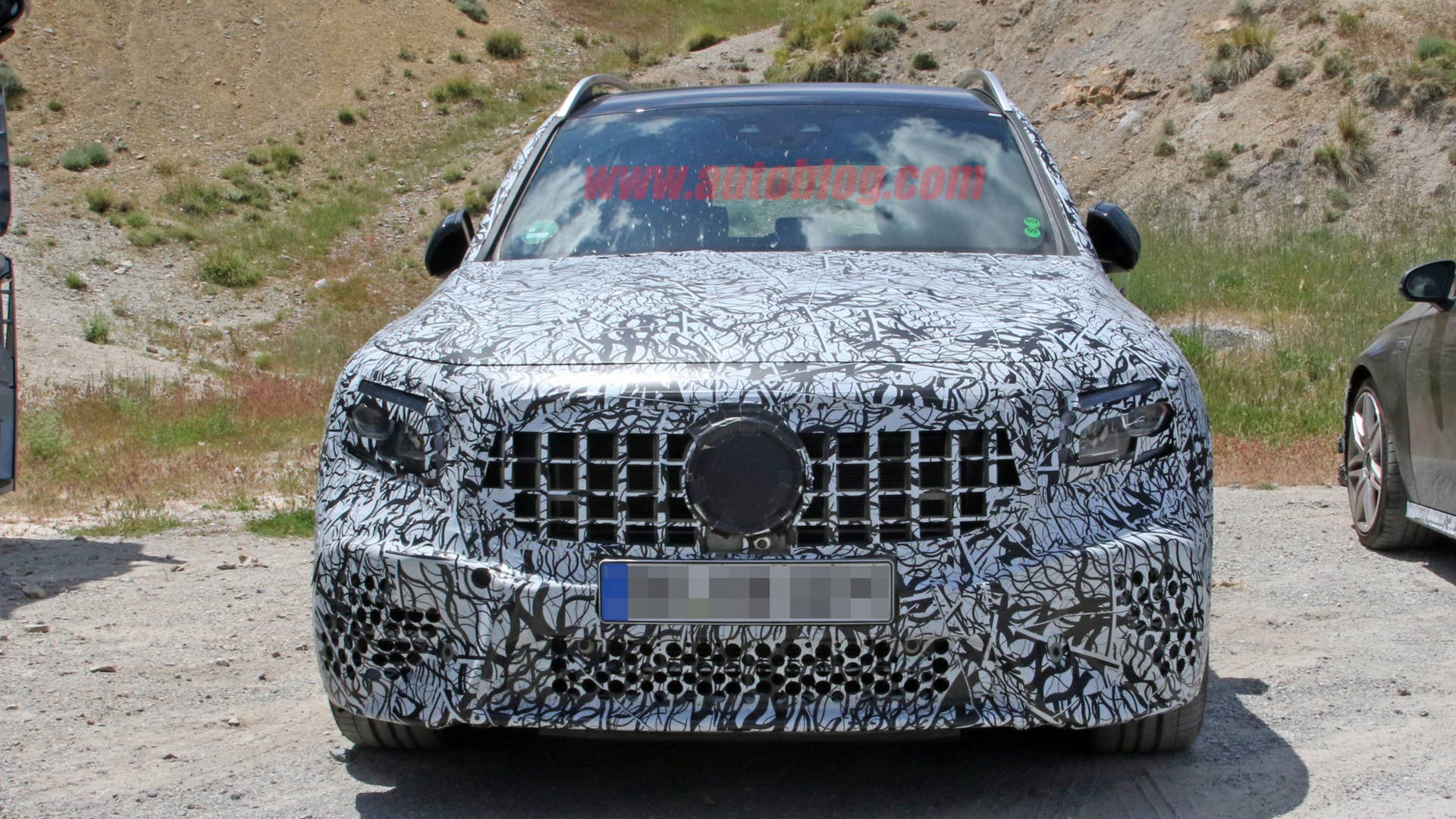 Mercedes-AMG GLB 45 spied in the sun - Autoblog