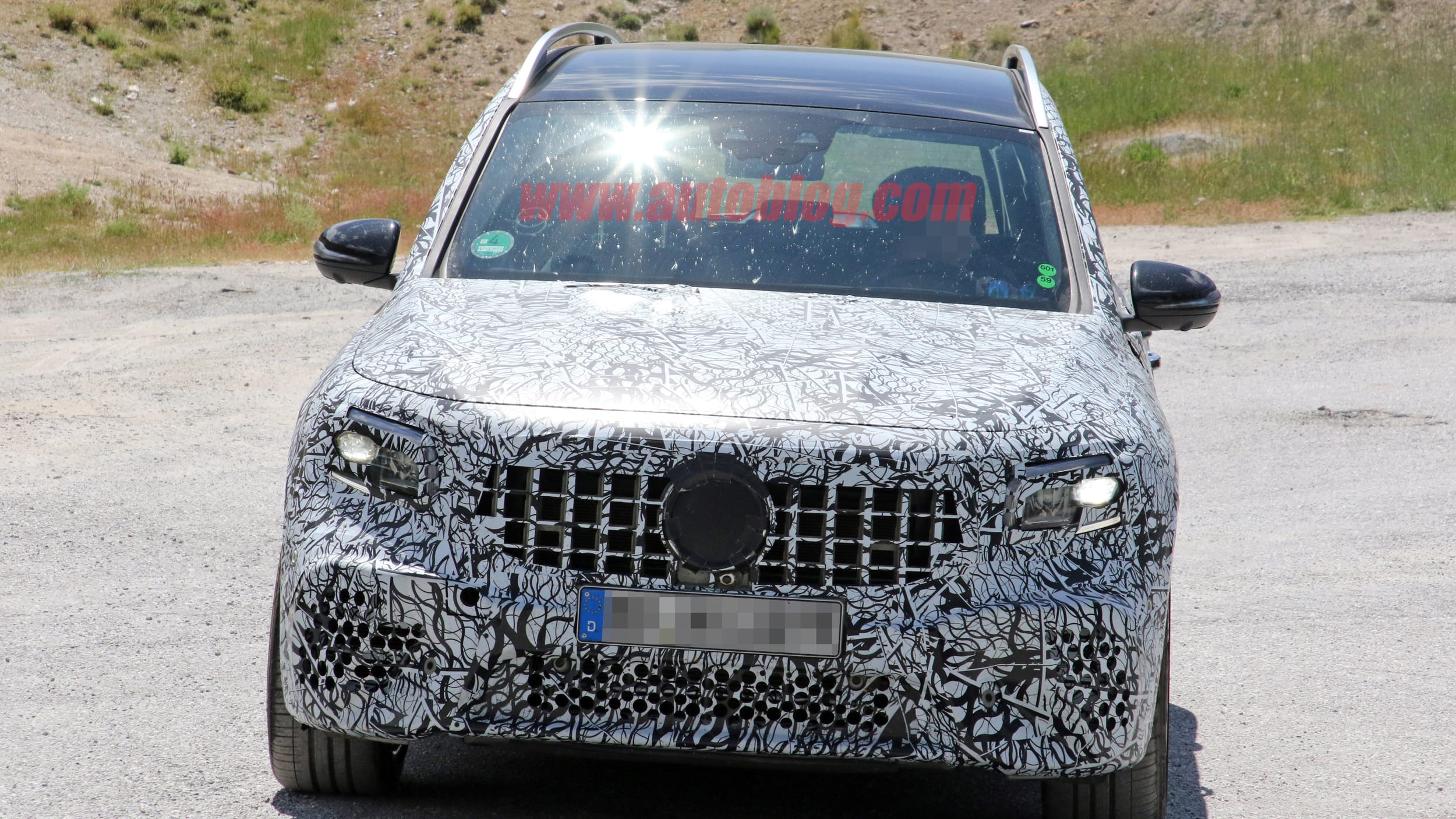 Mercedes-AMG GLB 45 spied in the sun - Autoblog