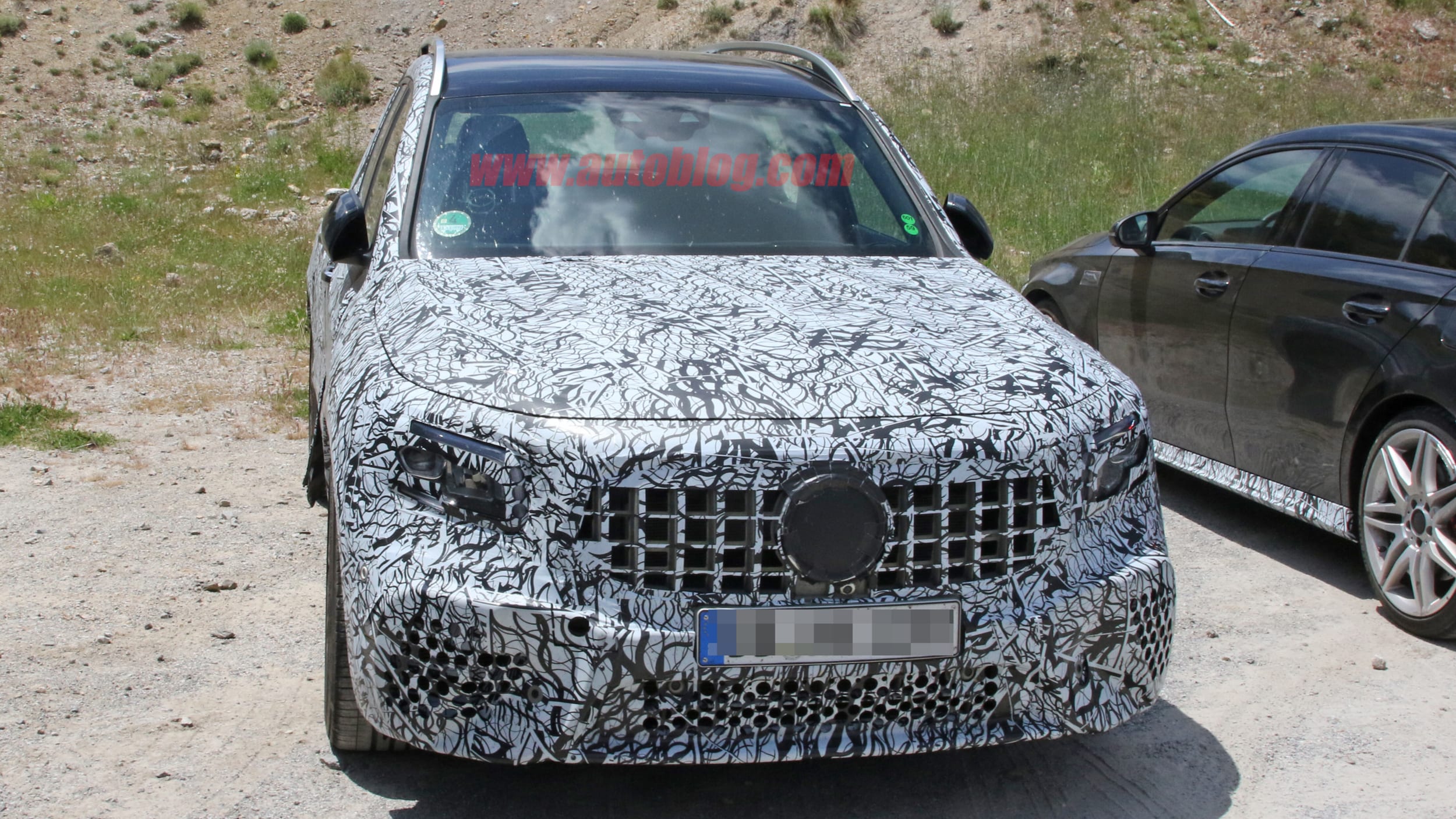 Mercedes-AMG GLB 45 spied in the sun - Autoblog