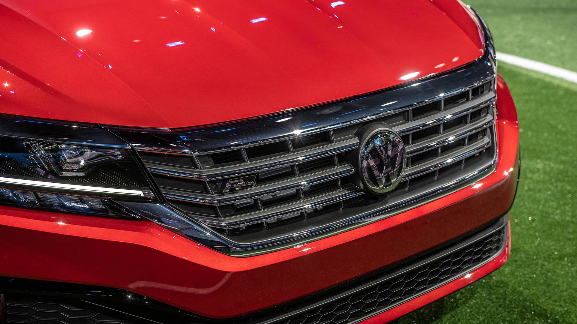 2020 Volkswagen Passat is a redesigned sedan in a sea of crossovers ...