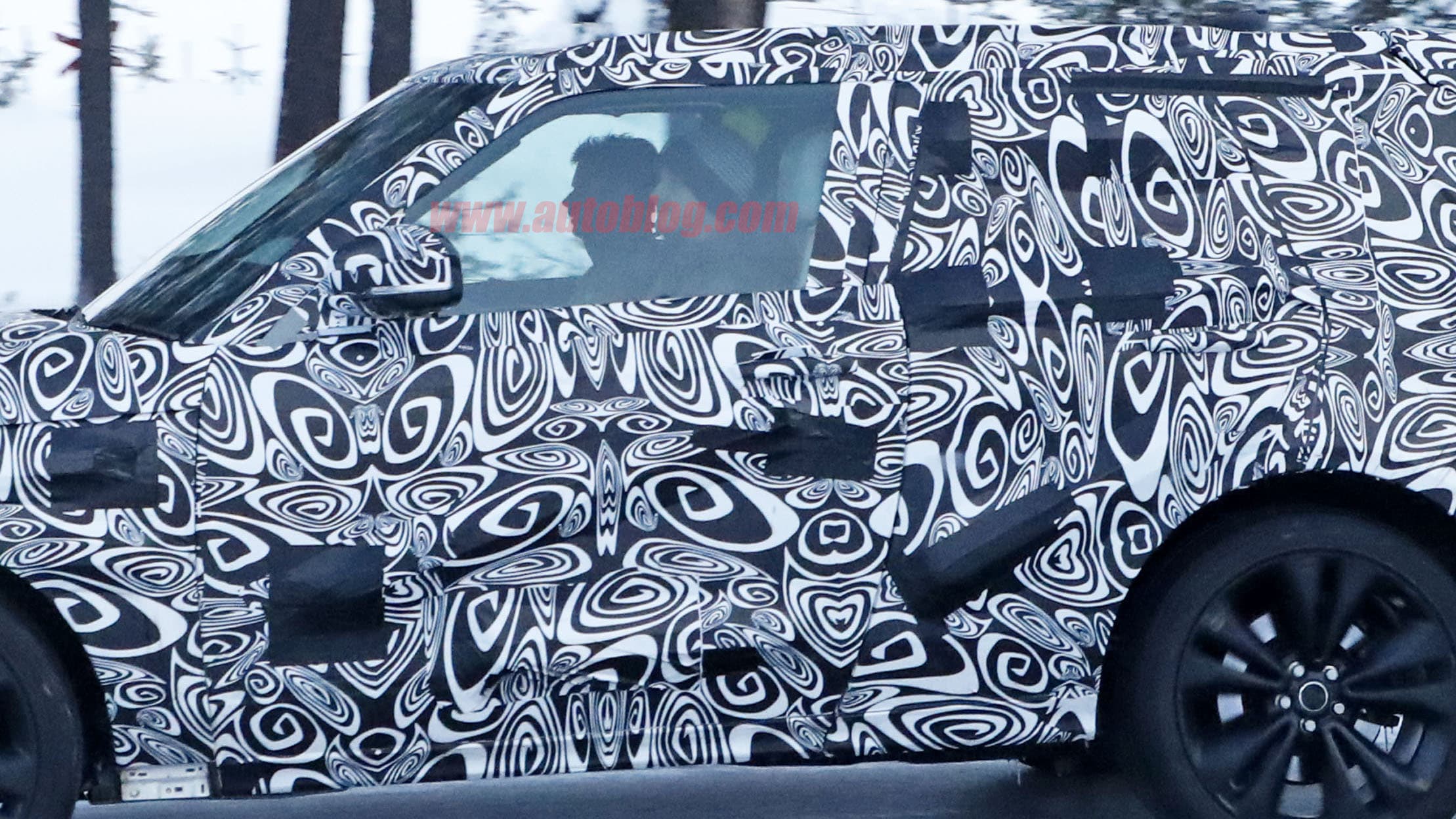 Land Rover two-door Range Rover looks to be in the works
