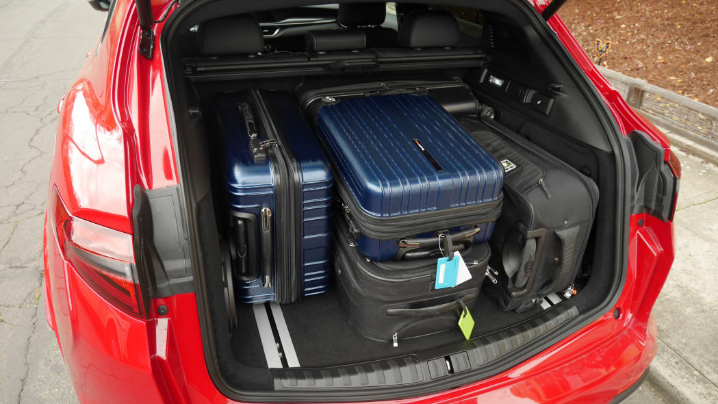 Alfa Romeo Stelvio Luggage Test | How much cargo space? - Autoblog
