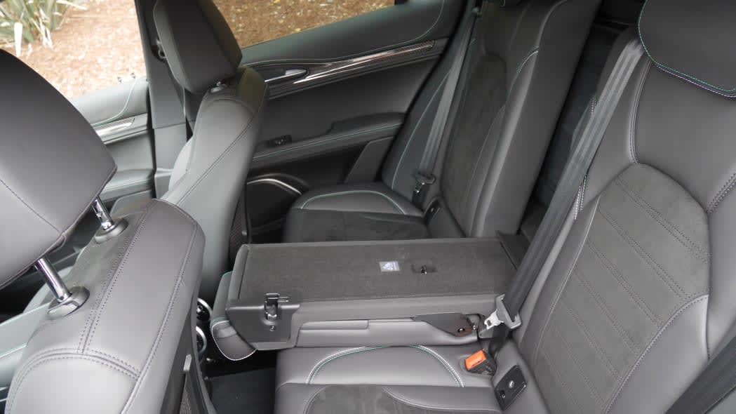 Alfa Romeo Stelvio Luggage Test | How much cargo space? - Autoblog