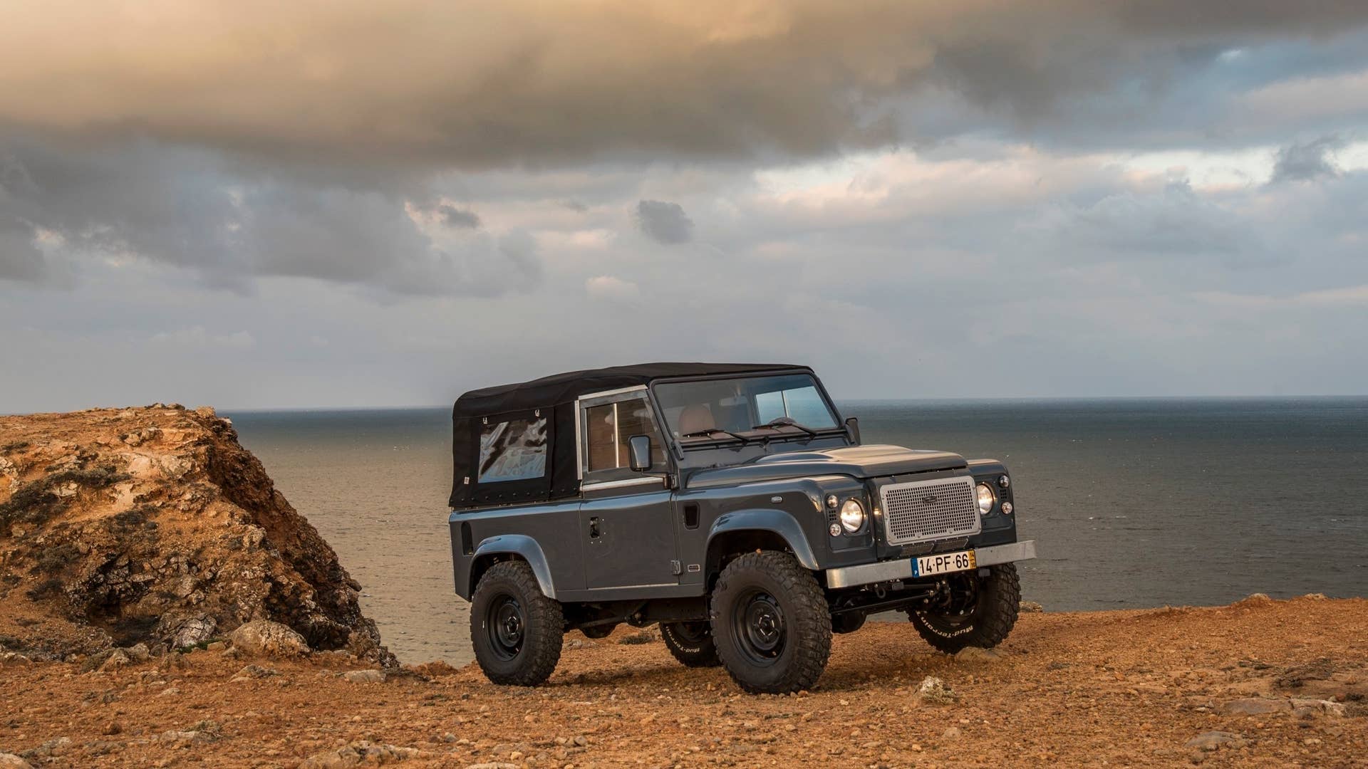 Coolnvintage Land Rover Defender 90 First Drive Review | The luxurious ...