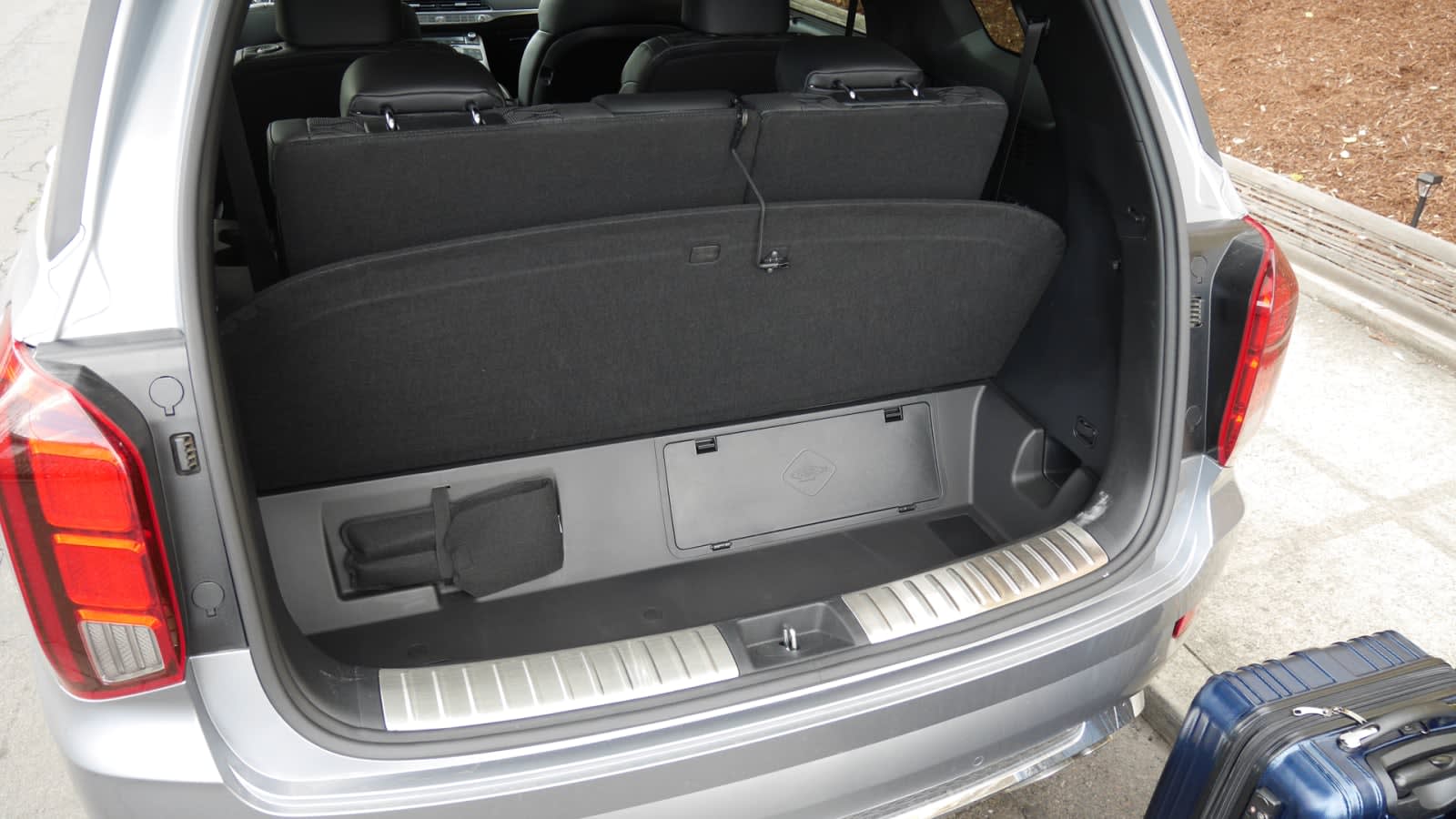 Hyundai Palisade Luggage Test | How much fits behind the third row ...