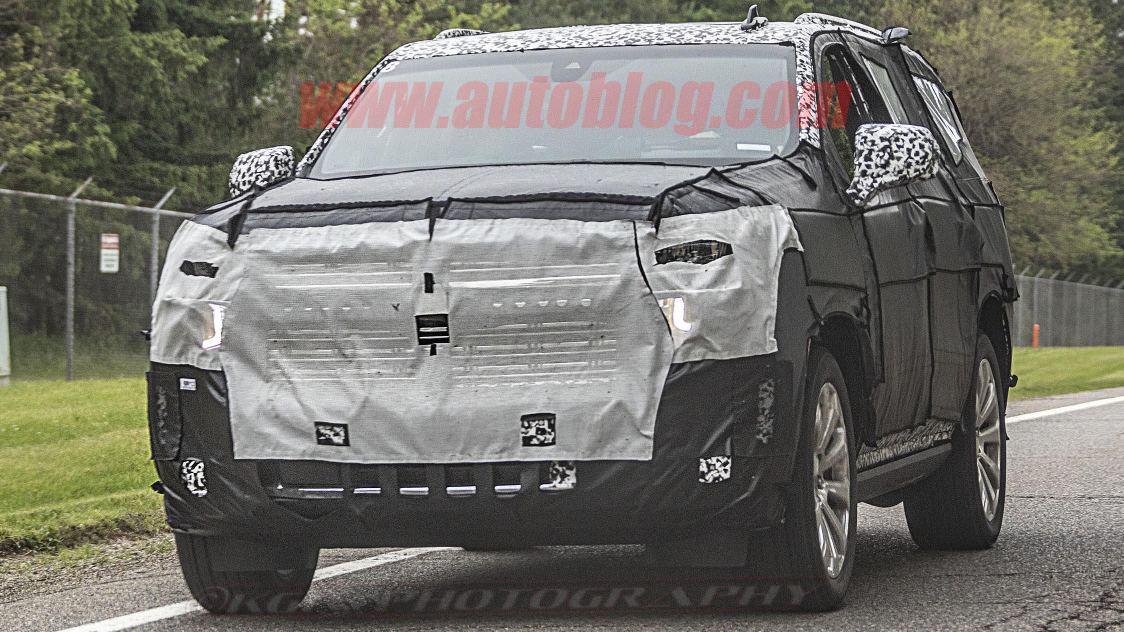 2020 Chevy Tahoe High Country spied along with next-gen Escalade
