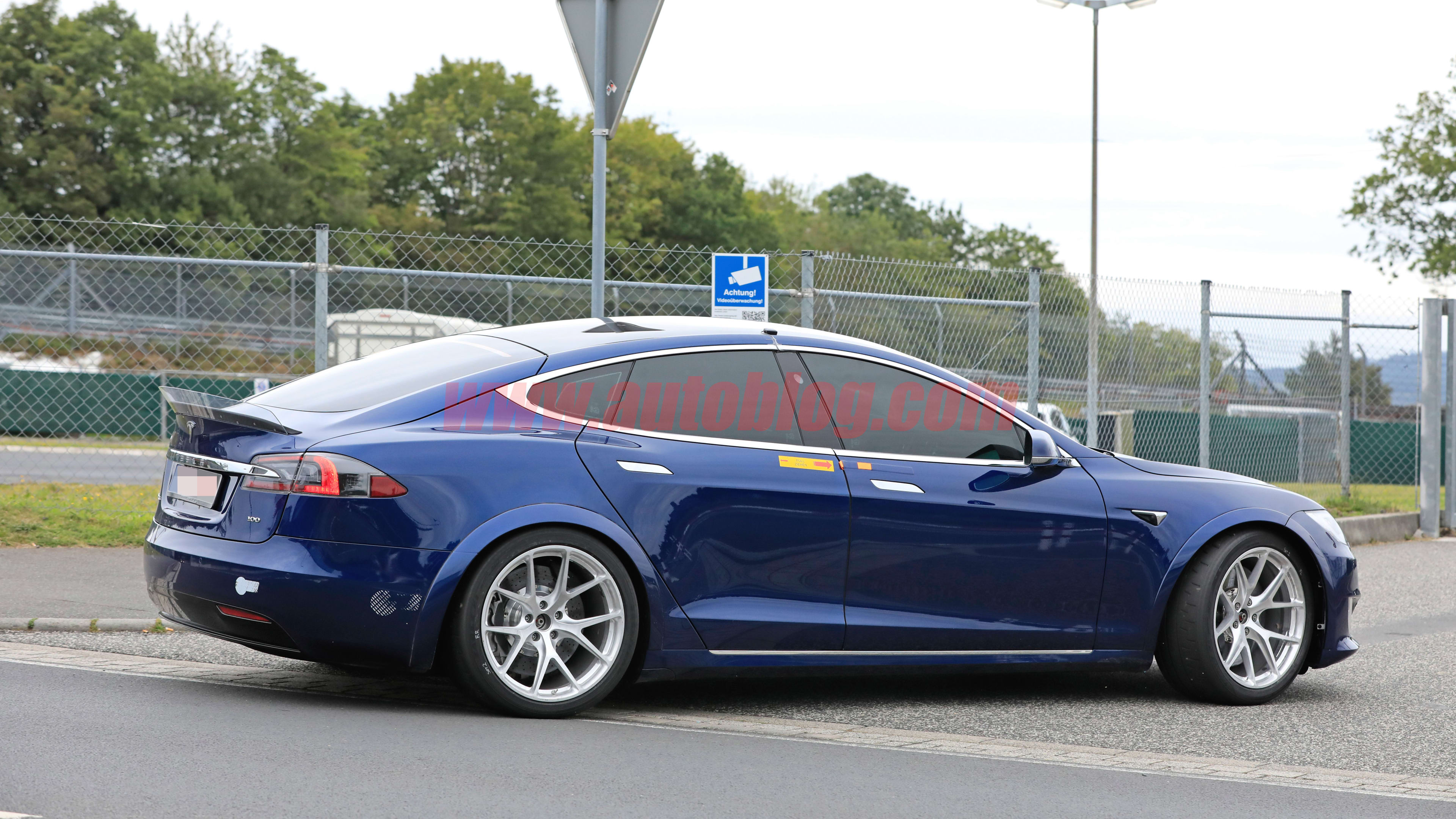 Tesla Model S shows signs of beating Porsche Taycan's Nurburgring ...