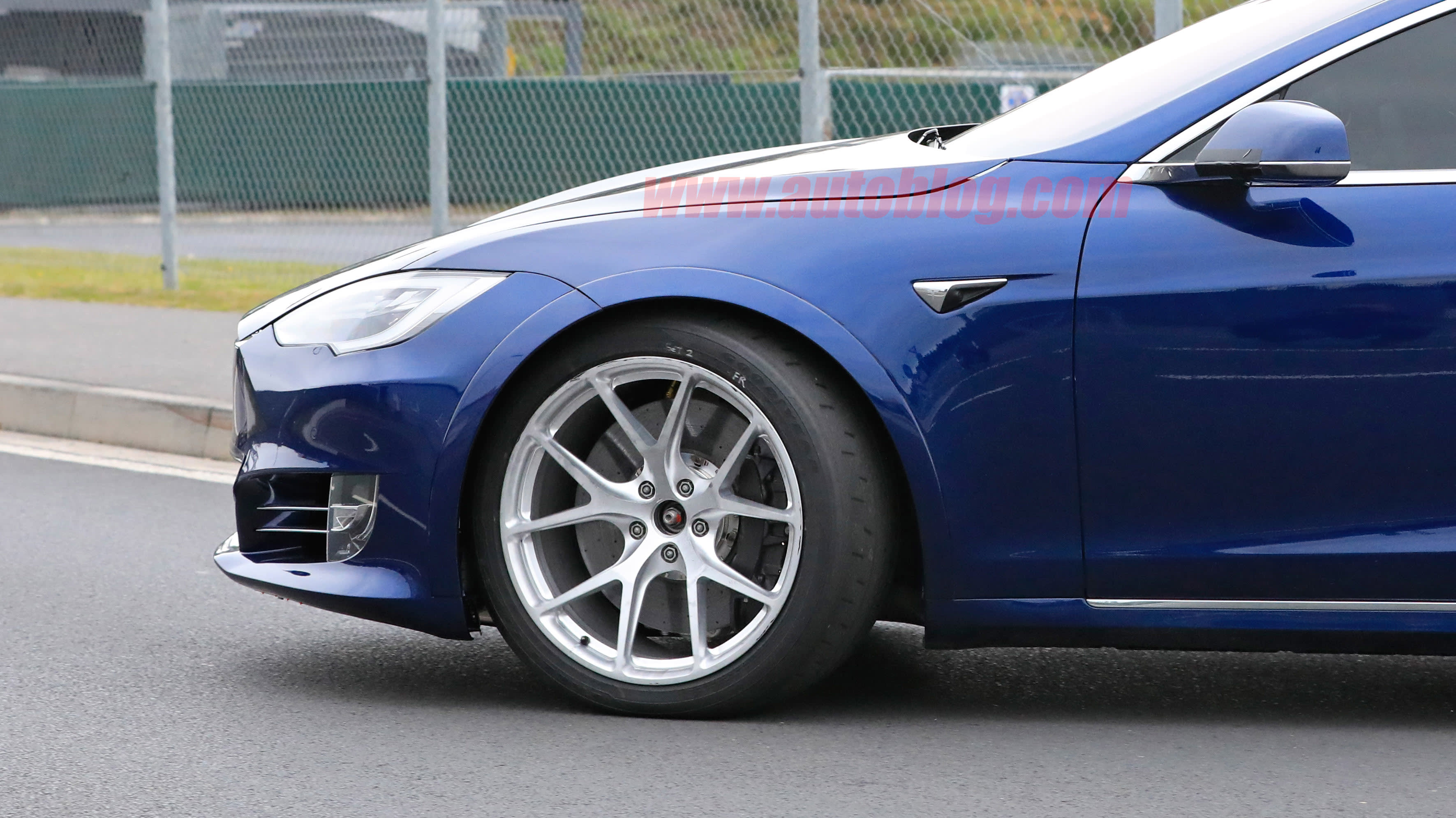 Tesla Model S shows signs of beating Porsche Taycan's Nurburgring ...