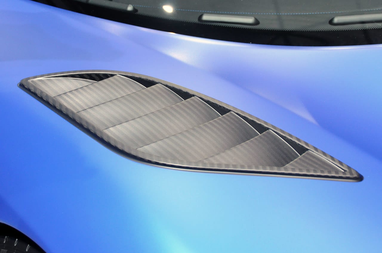 Koenigsegg Agera R is a matte blue streak of lightning