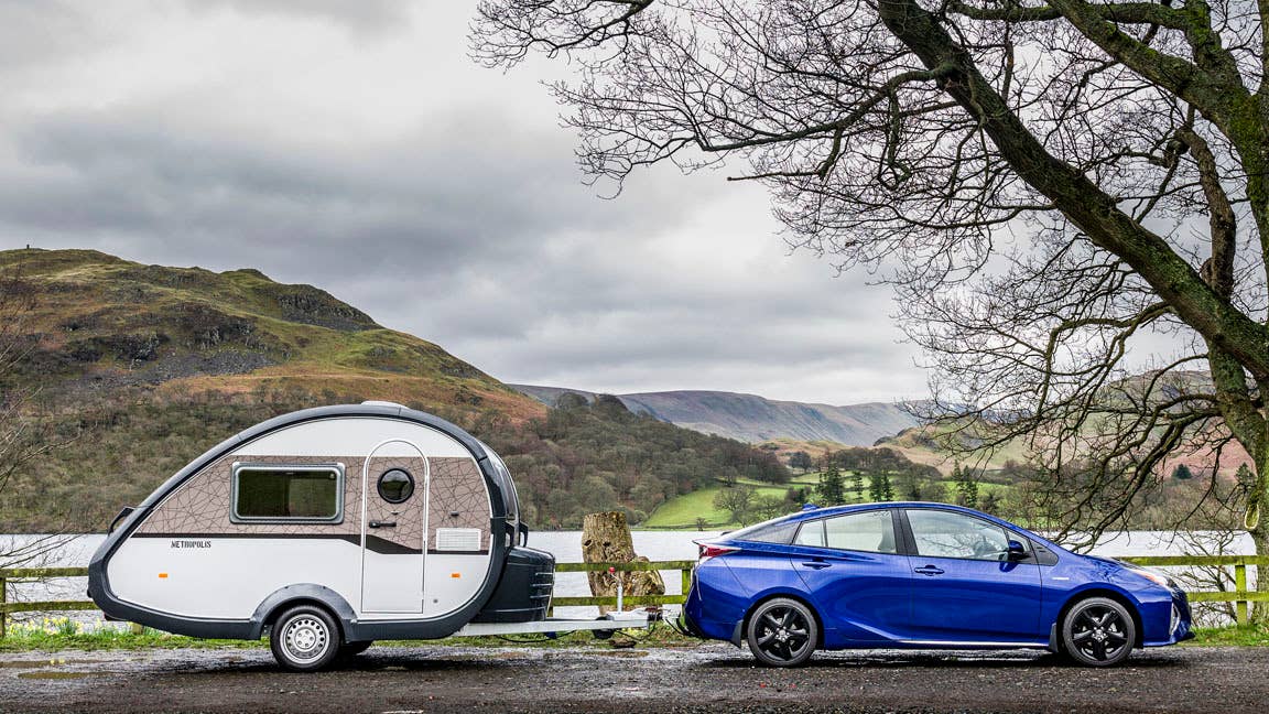 2016 Toyota Prius can tow a 1,600-pound trailer, for some reason - Autoblog