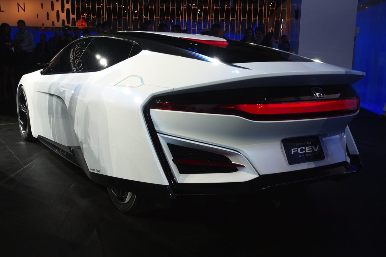 Honda FCEV is the hydrogen-powered spaceship we'll be piloting in 2015 ...