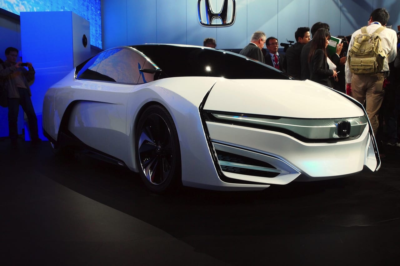 Honda FCEV is the hydrogen-powered spaceship we'll be piloting in 2015 ...