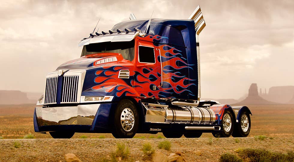 Michael Bay unveils Freightliner truck character for Transformers 4 ...