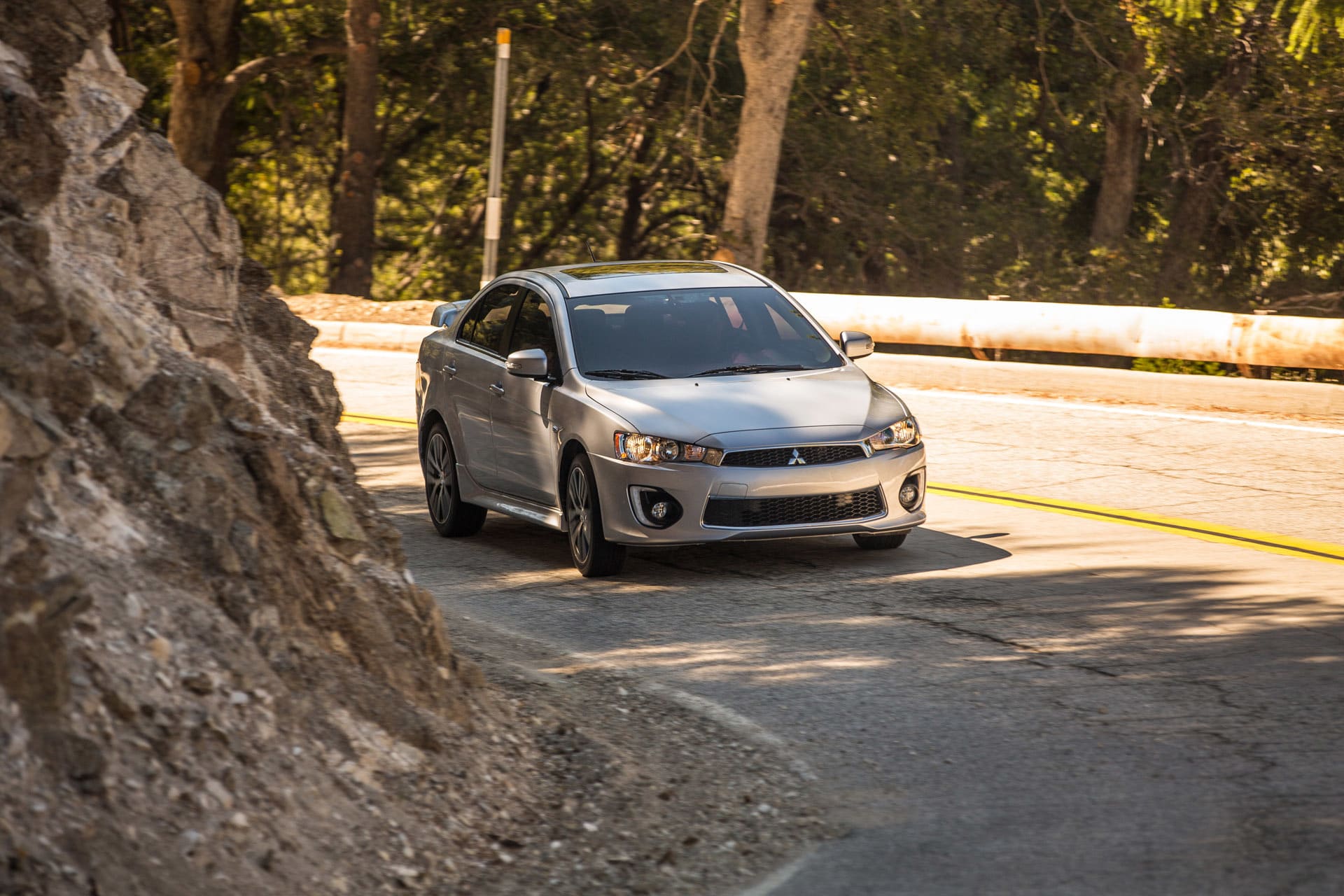2016 Mitsubishi Lancer adds features, loses Ralliart - Autoblog